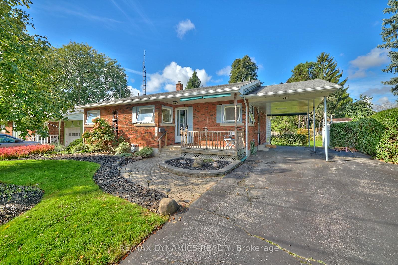 4491 Elmwood Avenue, Niagara Falls, ON L2E 6H1