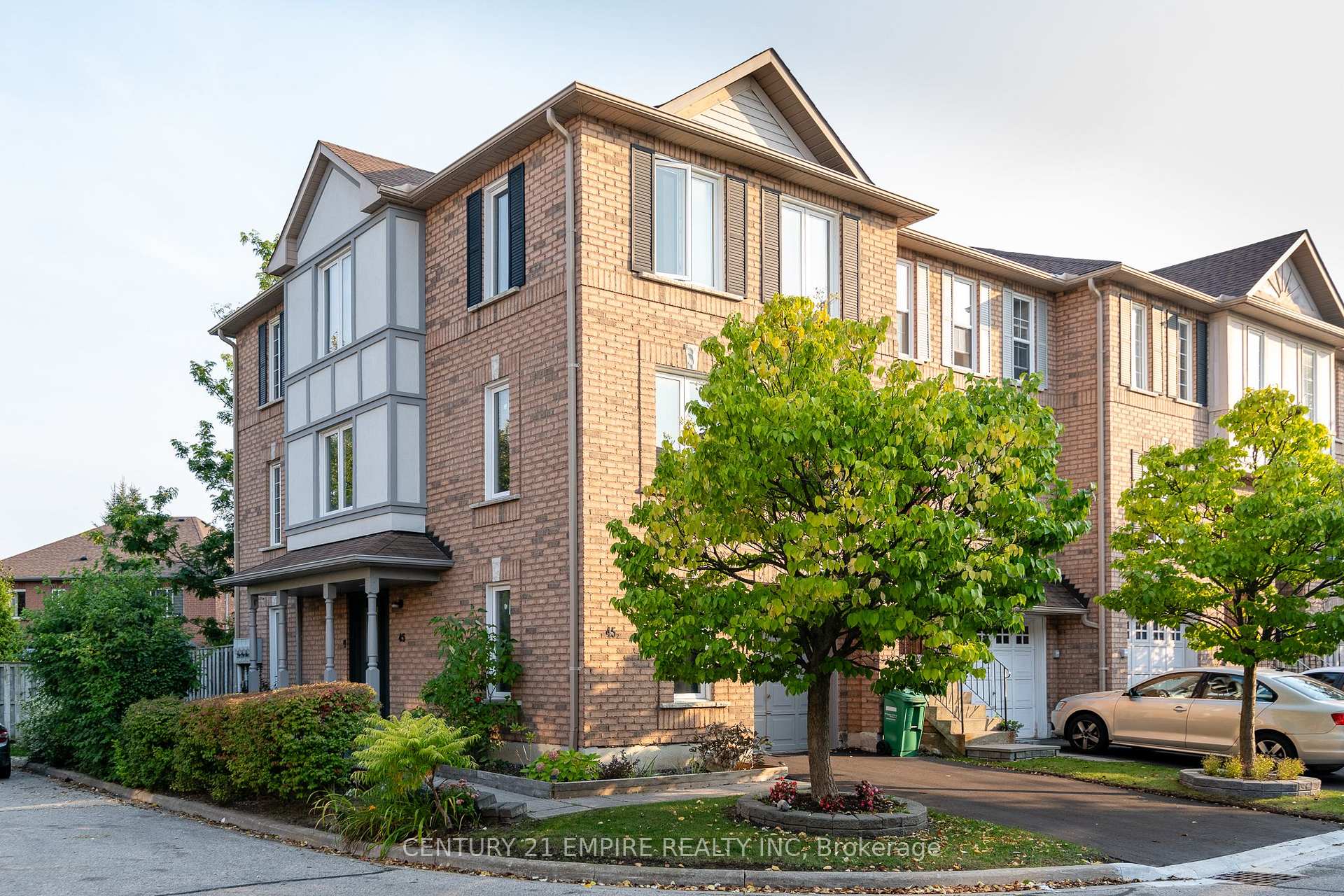 45 - 2 Clay Brick Court, Brampton, ON L6V 4M7