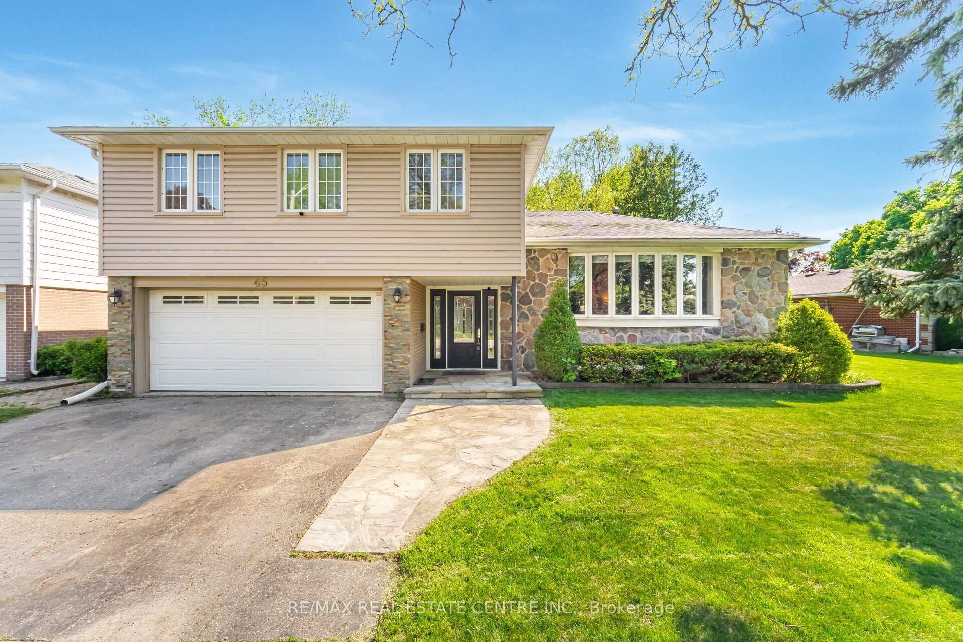 45 Core Crescent, Brampton, ON L6W 2G6