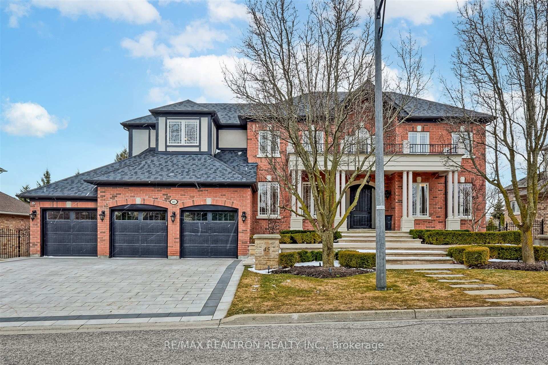 45 Duncton Wood Crescent, Aurora, ON L4G 7T4