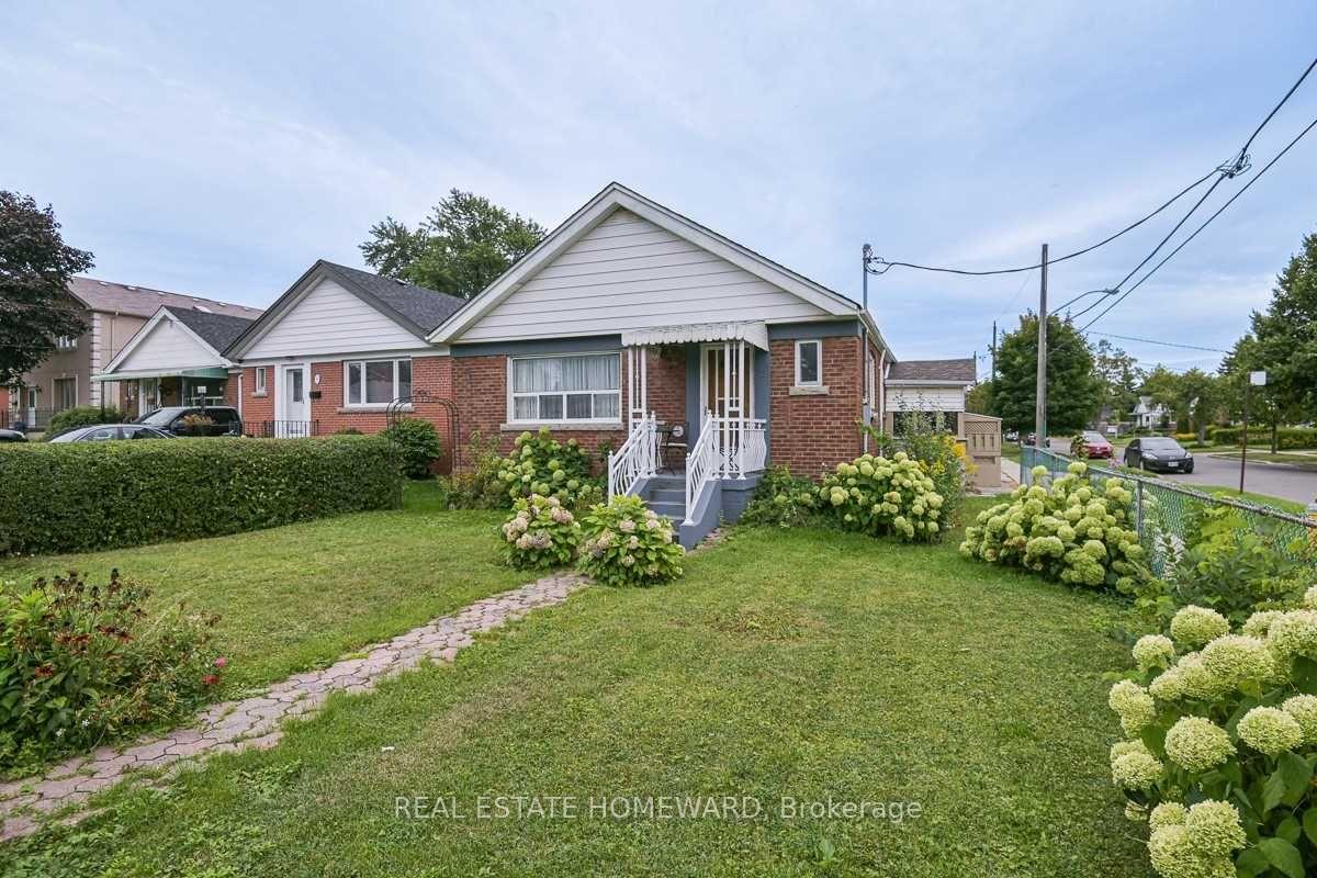 45 Edge Park Avenue, Toronto, ON M1L 2E7