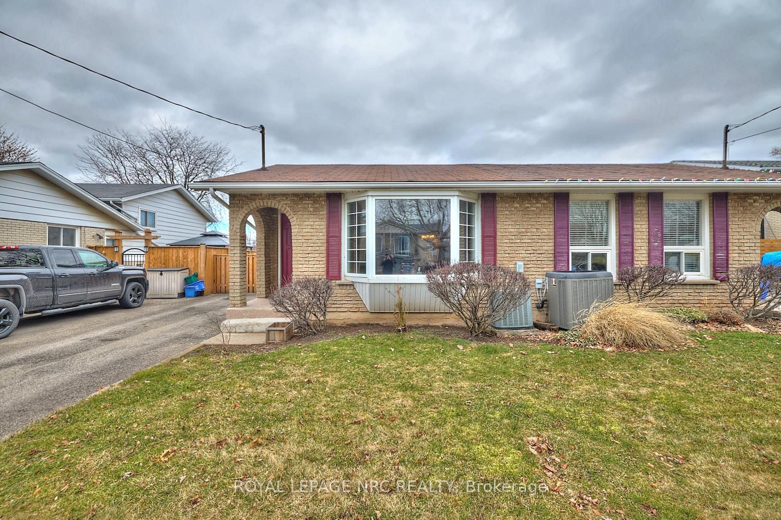 45 Green Maple Drive, St. Catharines, ON L2P 3P4
