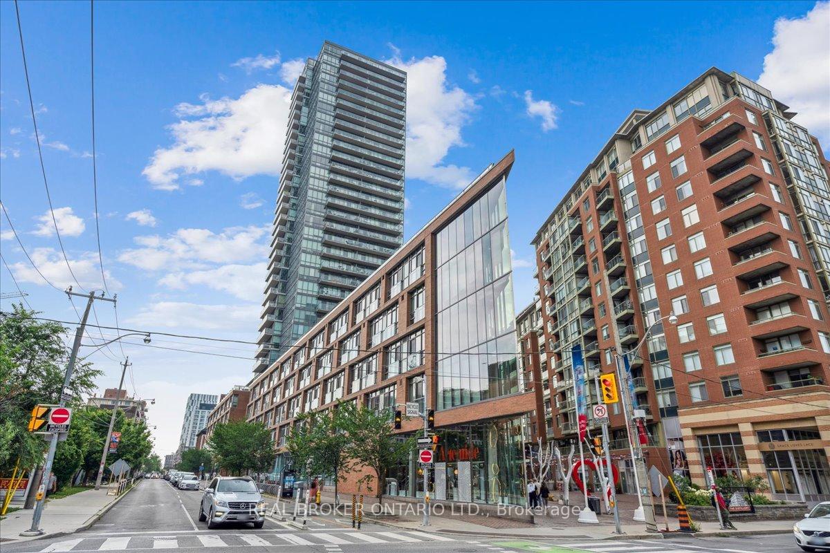 450 - 33 Mill Street, Toronto, ON M5A 3R3