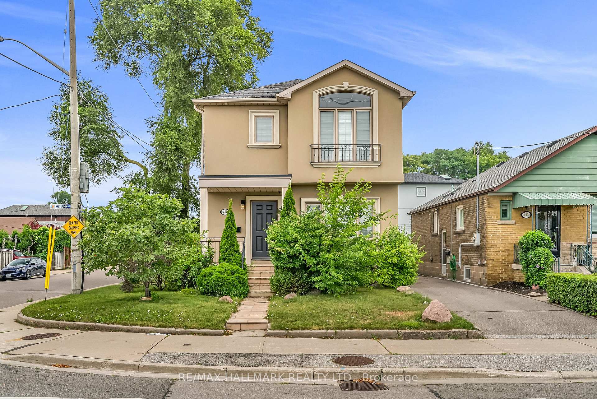 450 Cosburn Avenue, Toronto, ON M4J 2N4