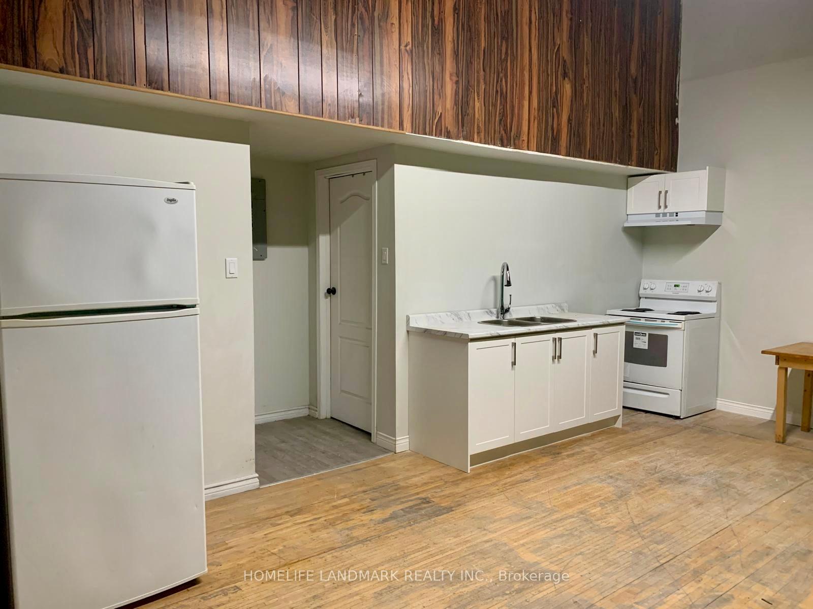 6 - 450 Spadina Avenue, Toronto, ON M5T 2G8