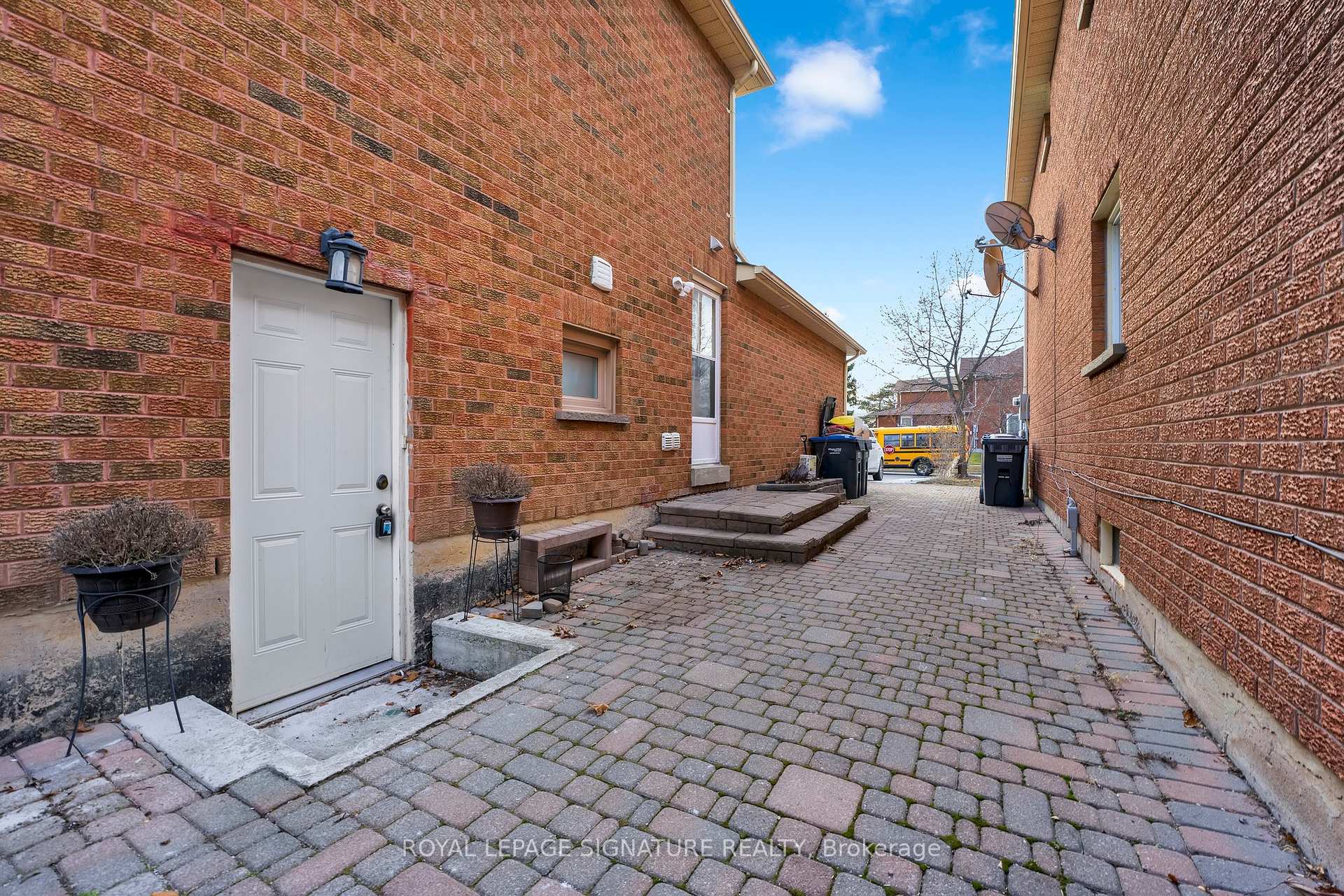 4502 Violet Road, Mississauga, ON L5V 1J9