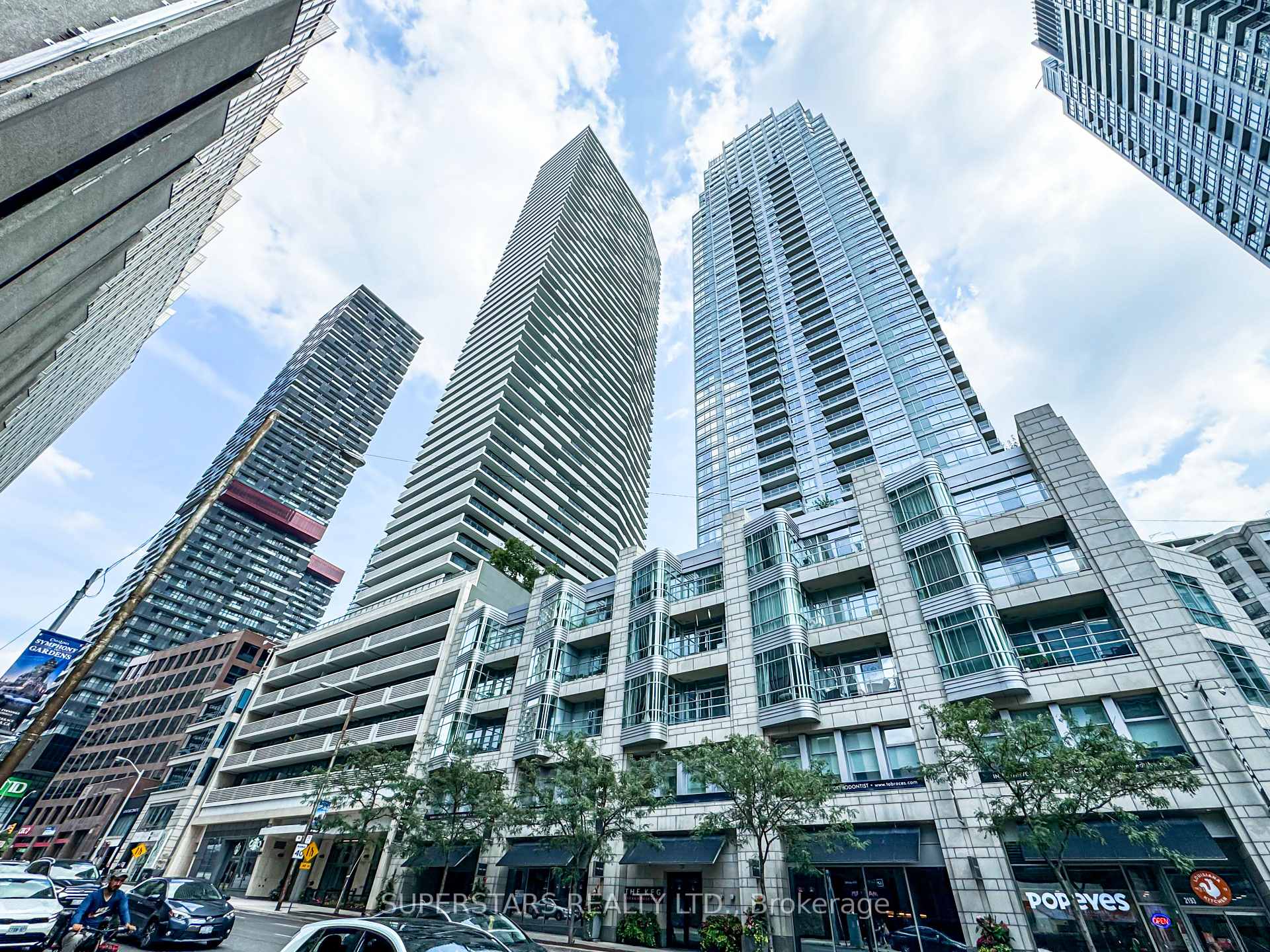 4510 - 2221 Yonge Street, Toronto, ON M4S 0B8
