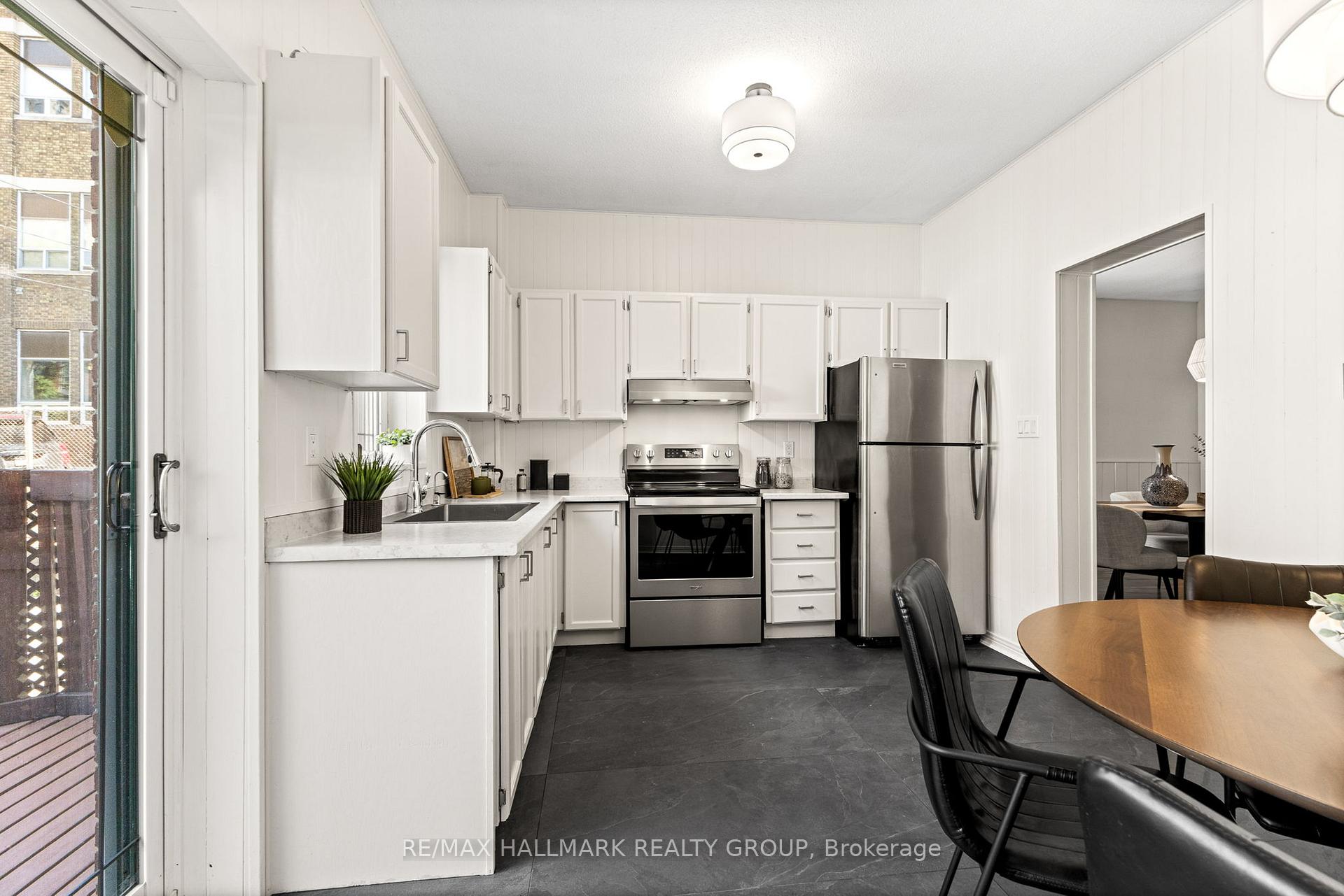 453 SLATER Street, Ottawa Centre, ON K1R 5C2