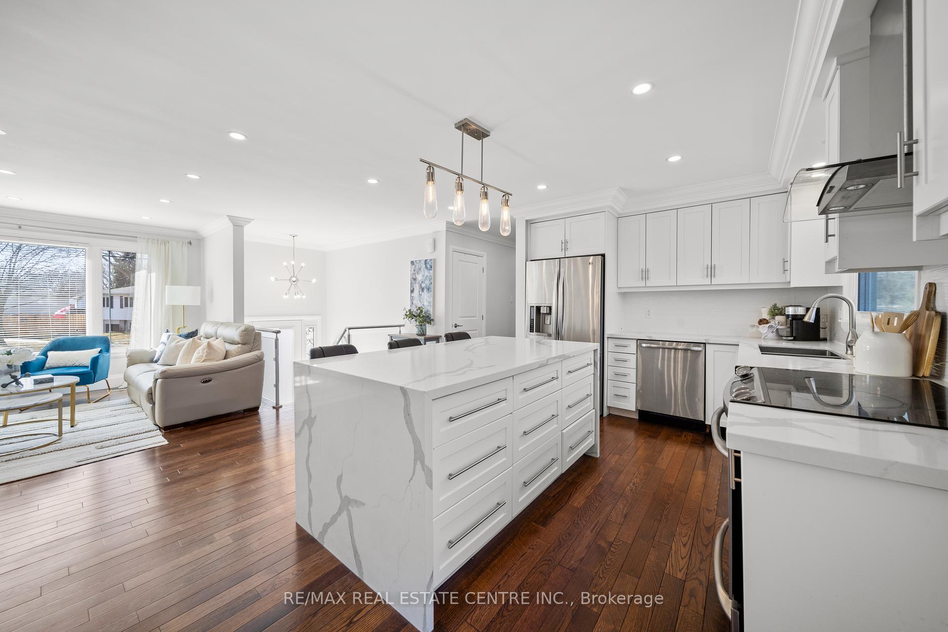 454 Sparling Crescent, Burlington, ON L7L 5J4