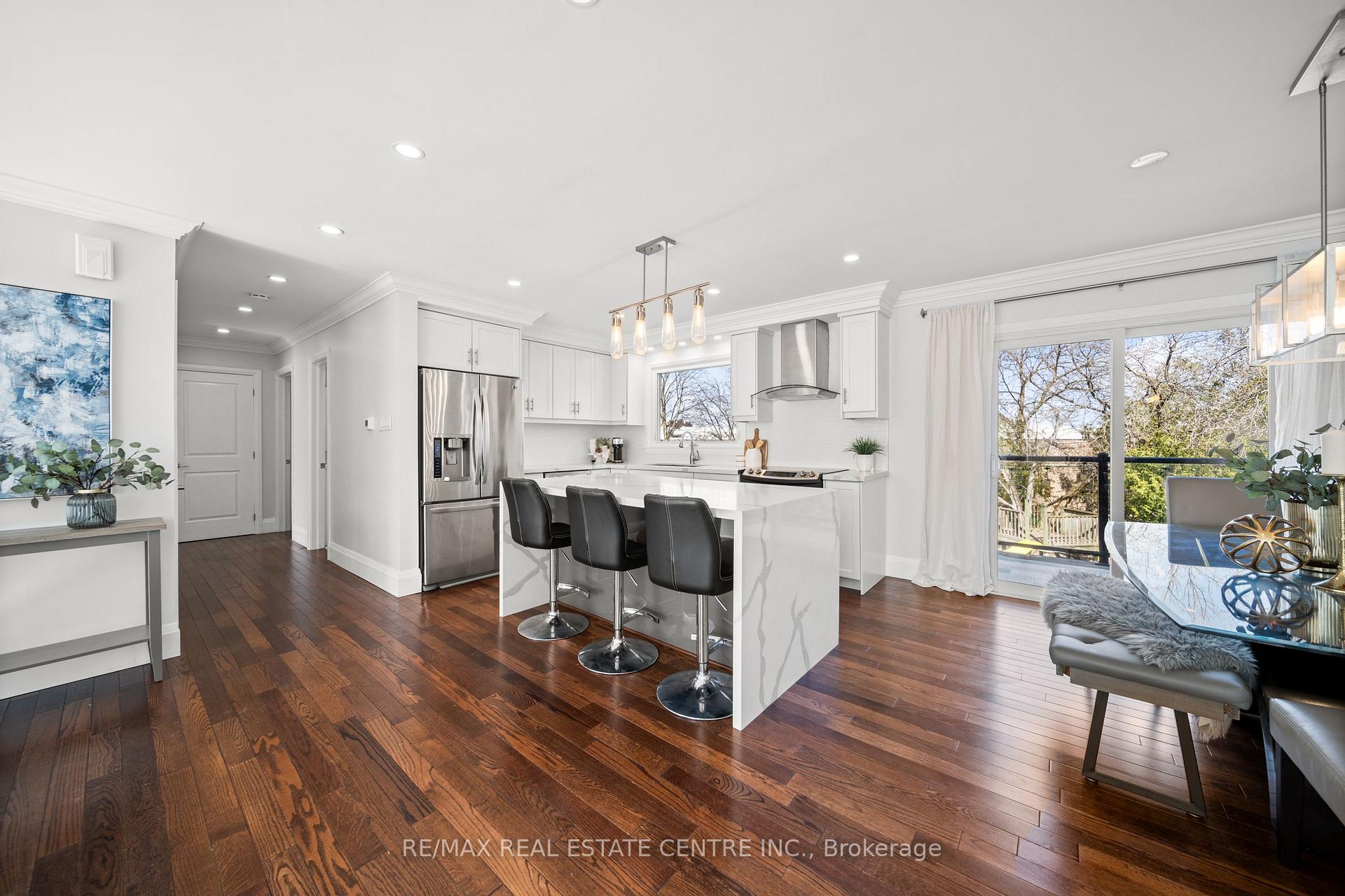 454 Sparling Crescent, Burlington, ON L7L 5J4