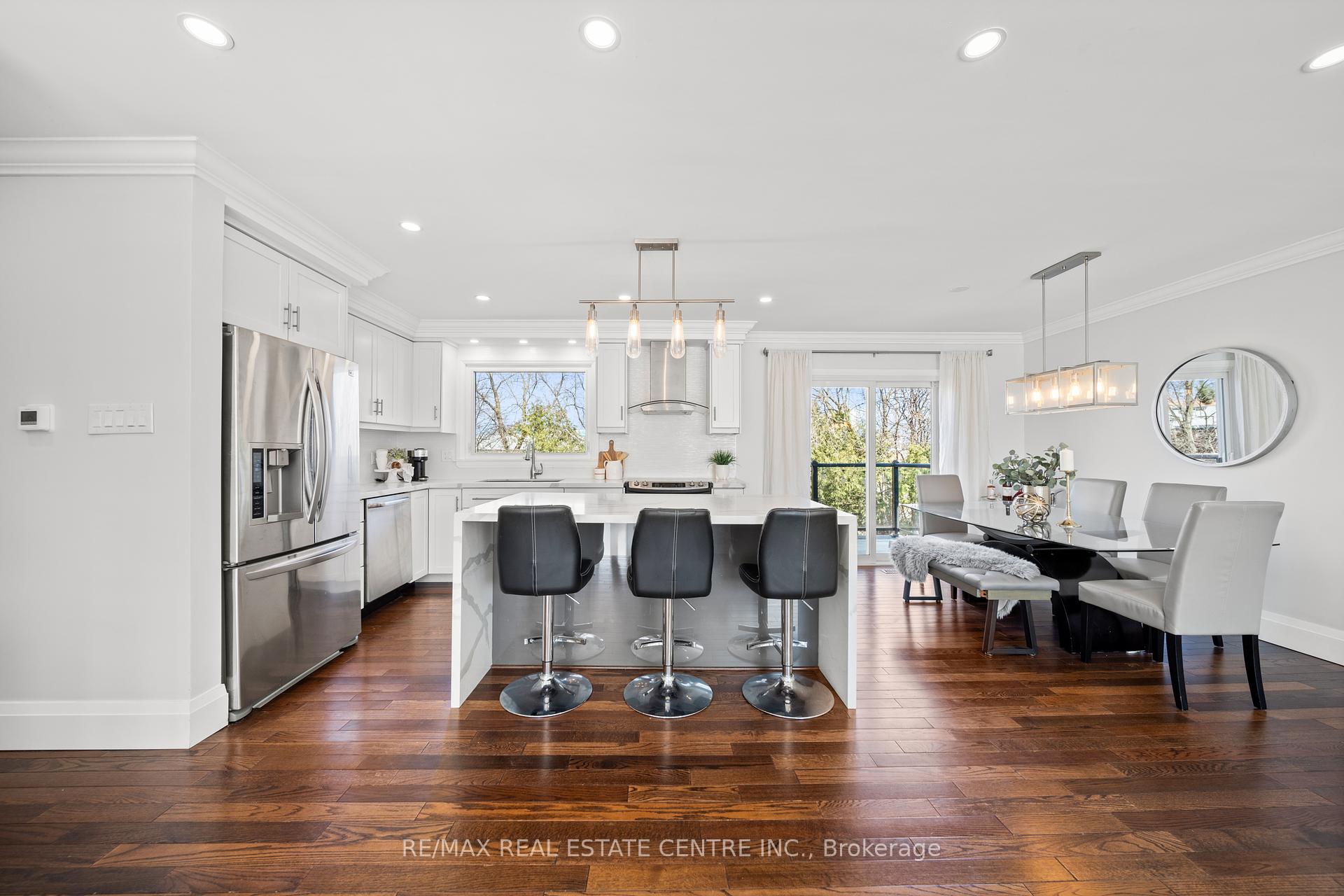 454 Sparling Crescent, Burlington, ON L7L 5J4