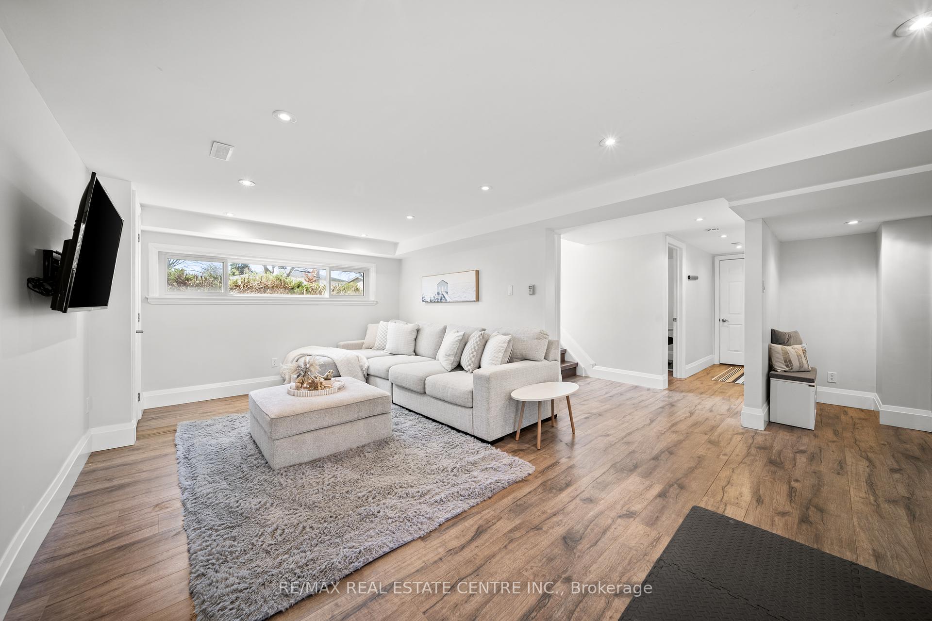 454 Sparling Crescent, Burlington, ON L7L 5J4