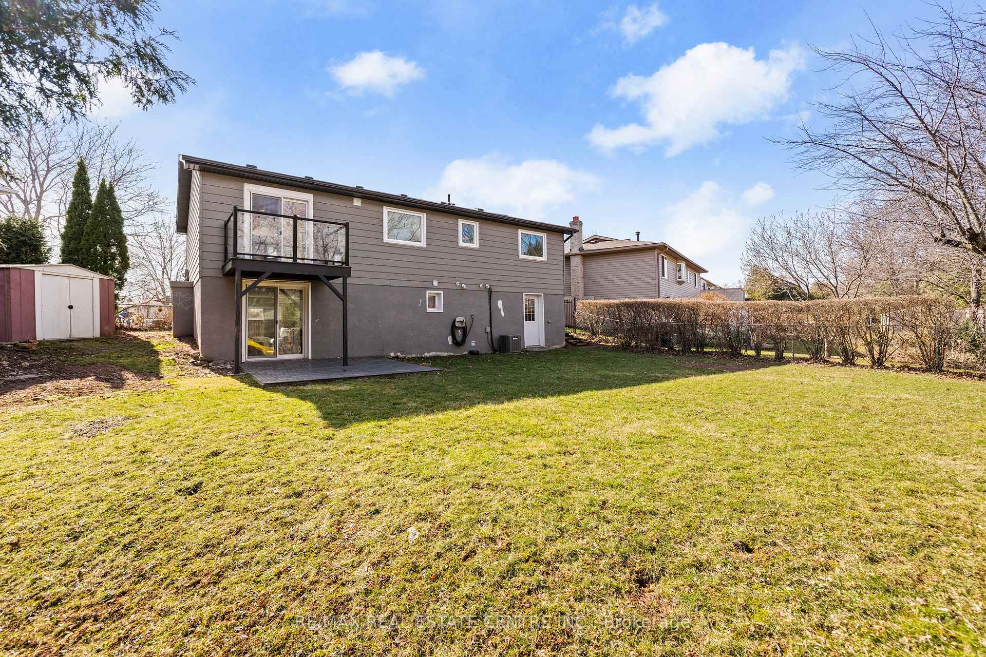 454 Sparling Crescent, Burlington, ON L7L 5J4