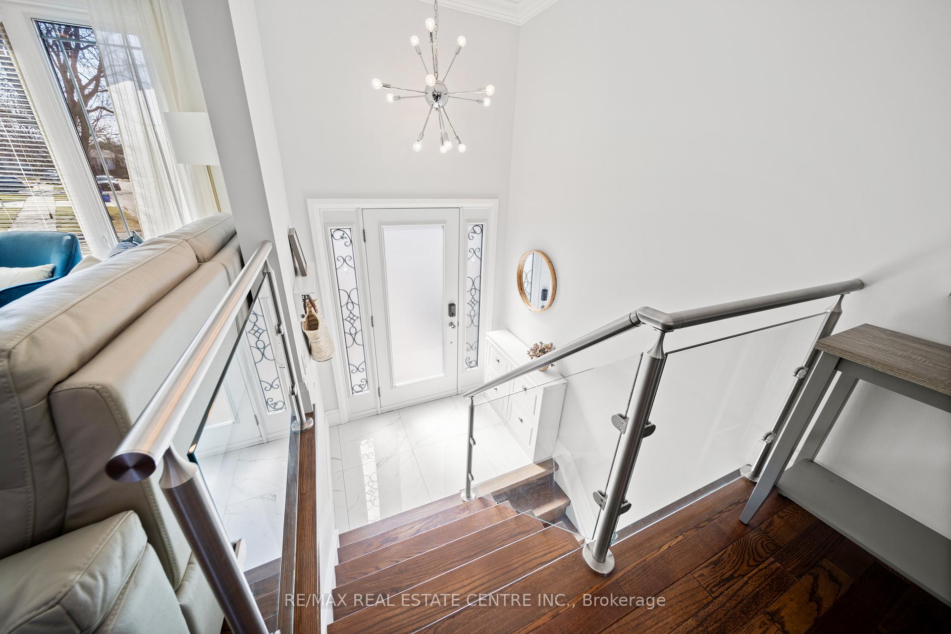 454 Sparling Crescent, Burlington, ON L7L 5J4