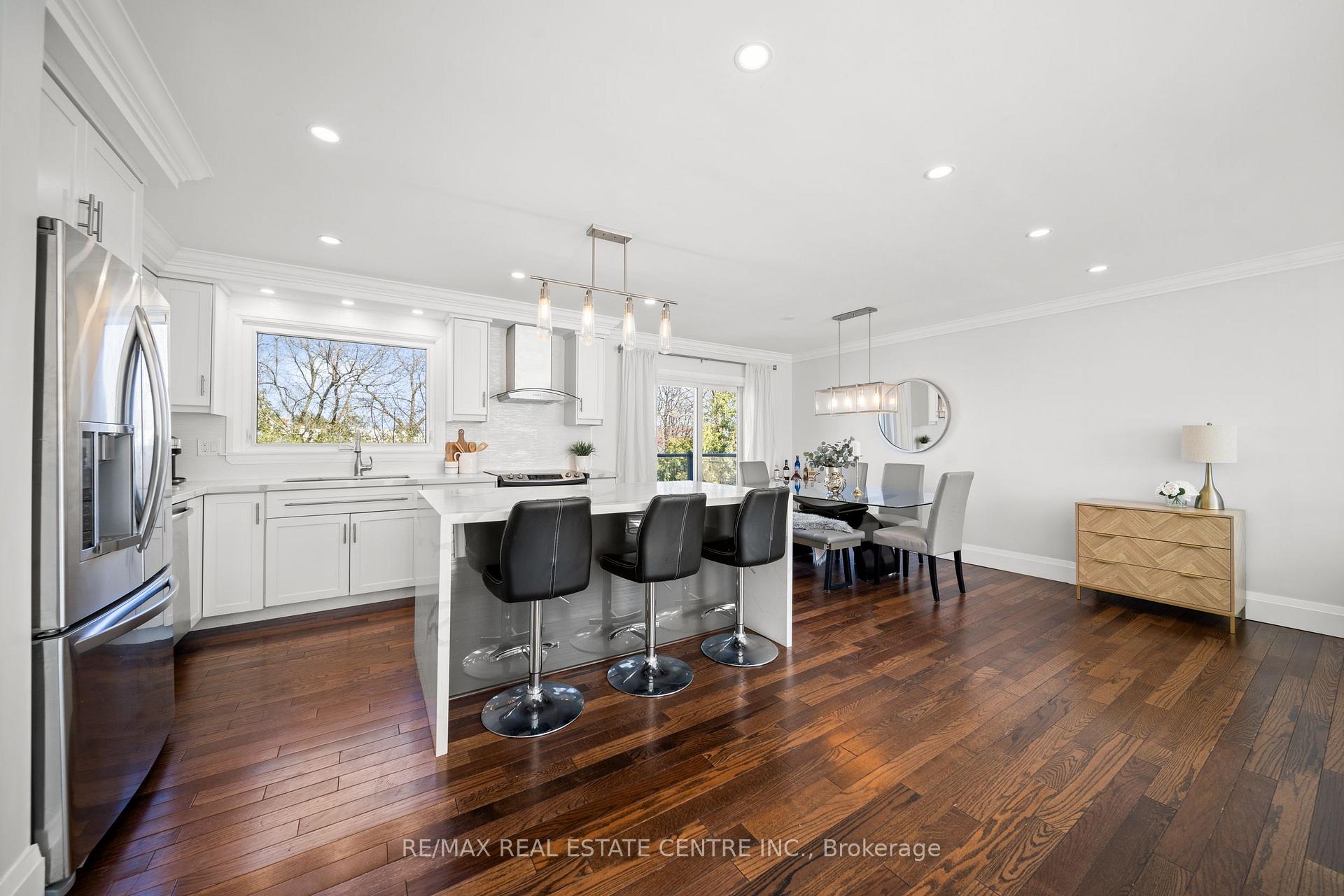 454 Sparling Crescent, Burlington, ON L7L 5J4