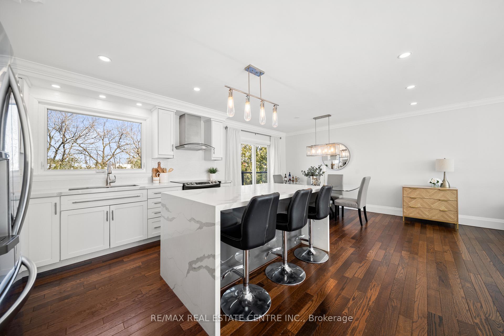 454 Sparling Crescent, Burlington, ON L7L 5J4