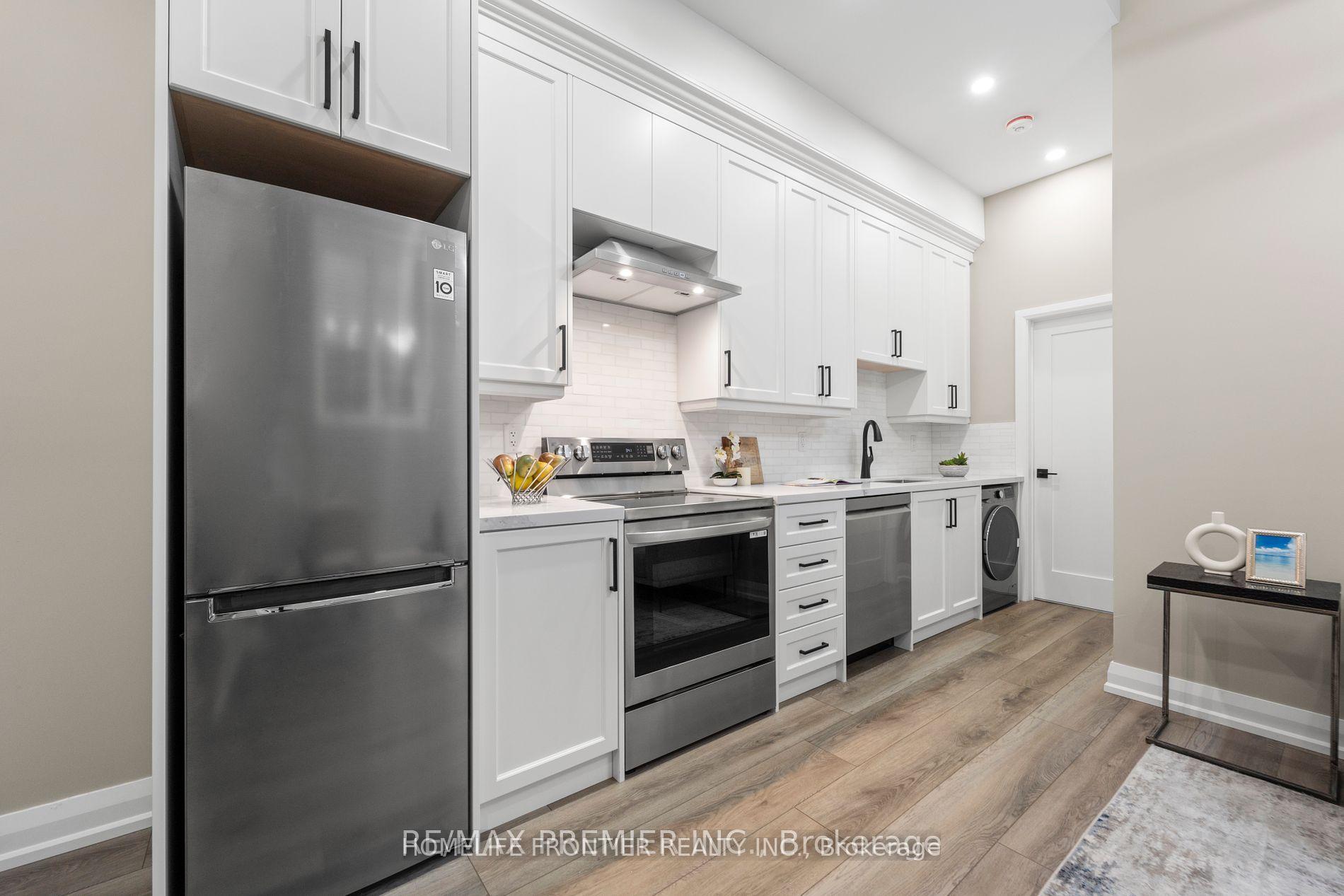 454 Valermo Drive, Toronto, ON M8W 2M4