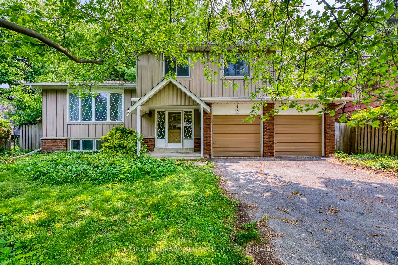 455 Canterbury Crescent, Oakville, ON L6J 5K8