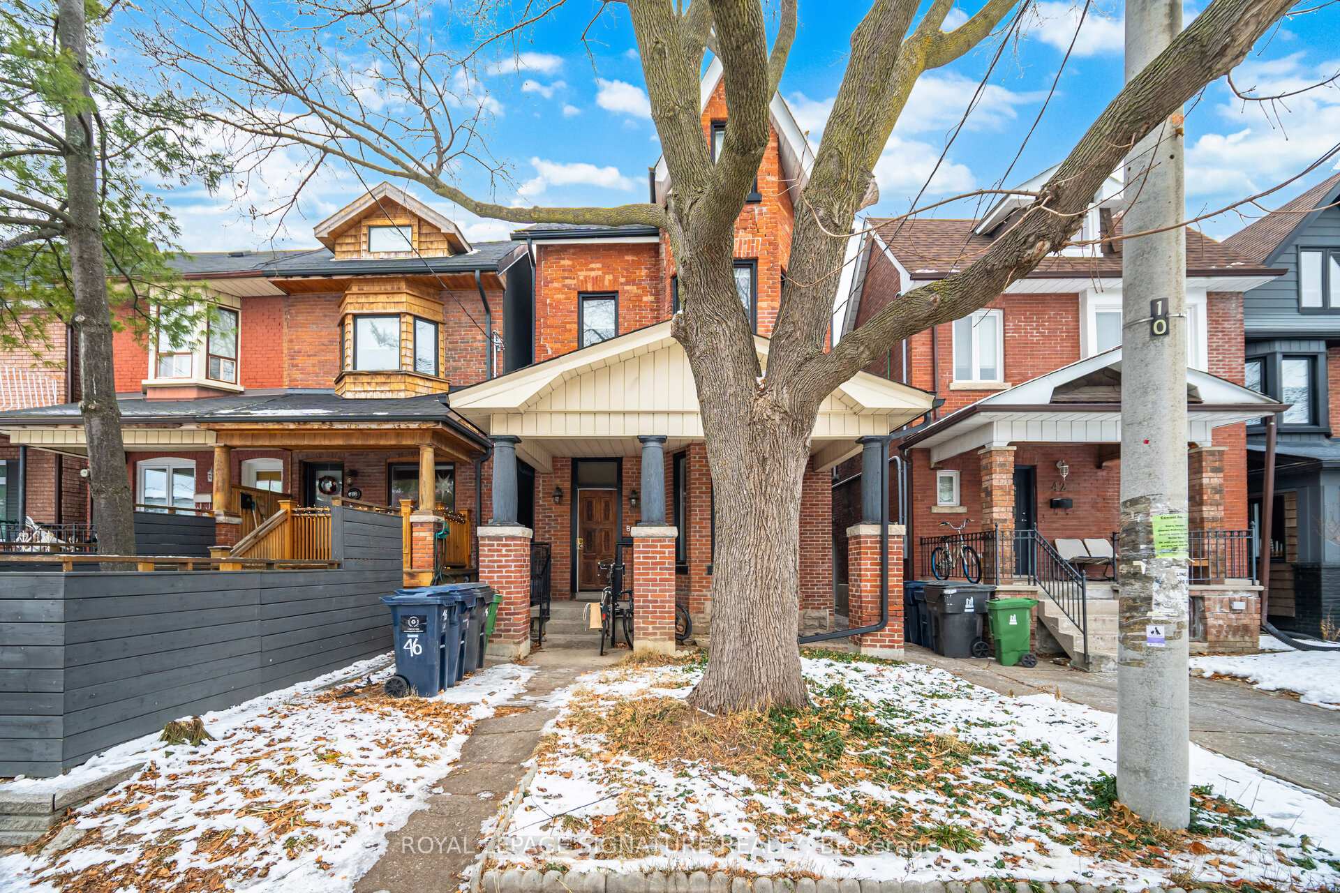 2 - 46 Armstrong Avenue, Toronto, ON M9B 2G2