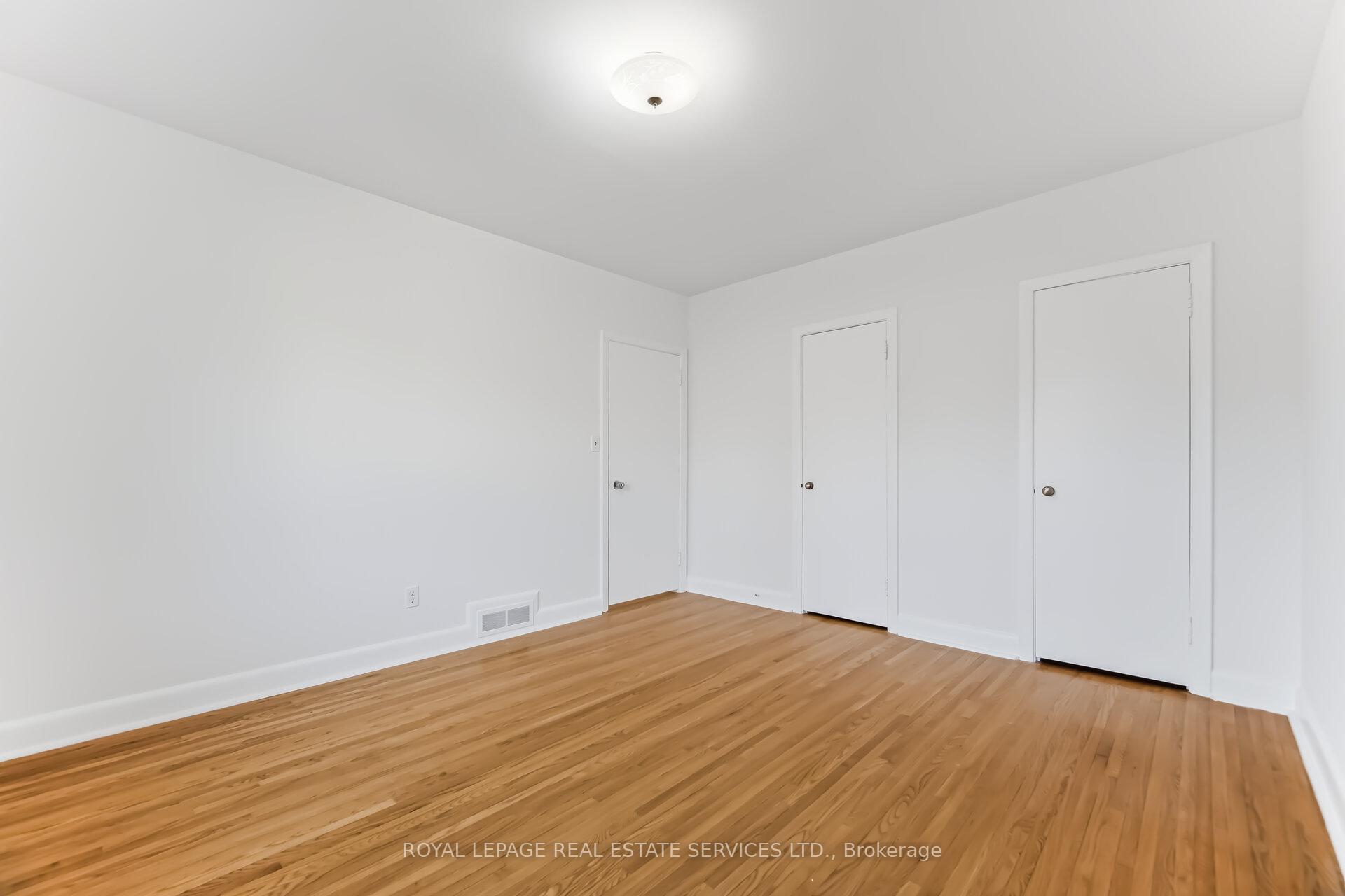 46 Cardigan Road, Toronto, ON M8Z 2W2