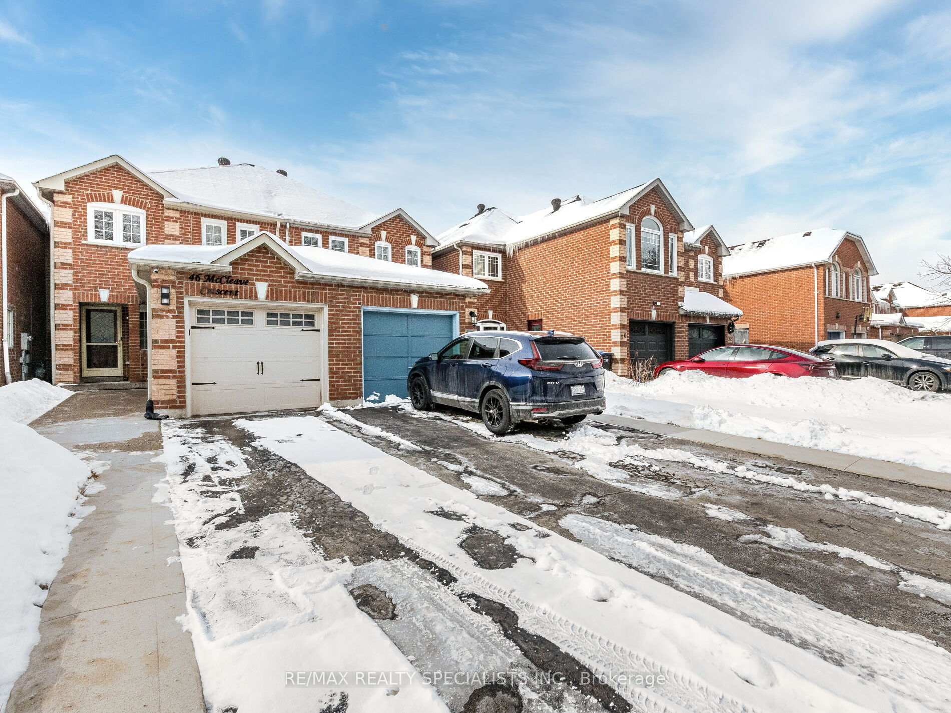 46 MCCLEAVE Crescent, Brampton, ON L6Y 4Z5