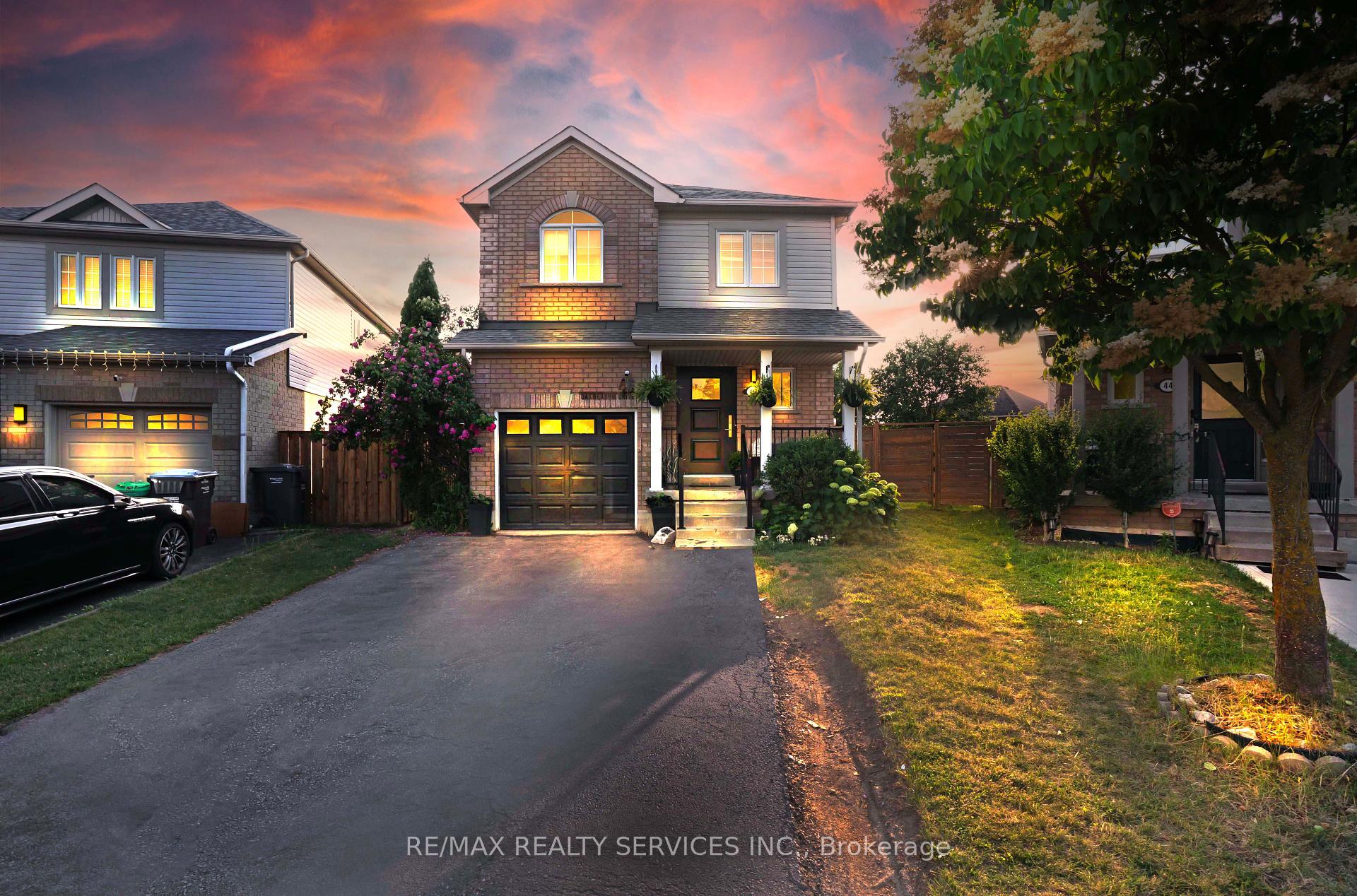 46 Oakmeadow Drive, Brampton, ON L7A 2M1