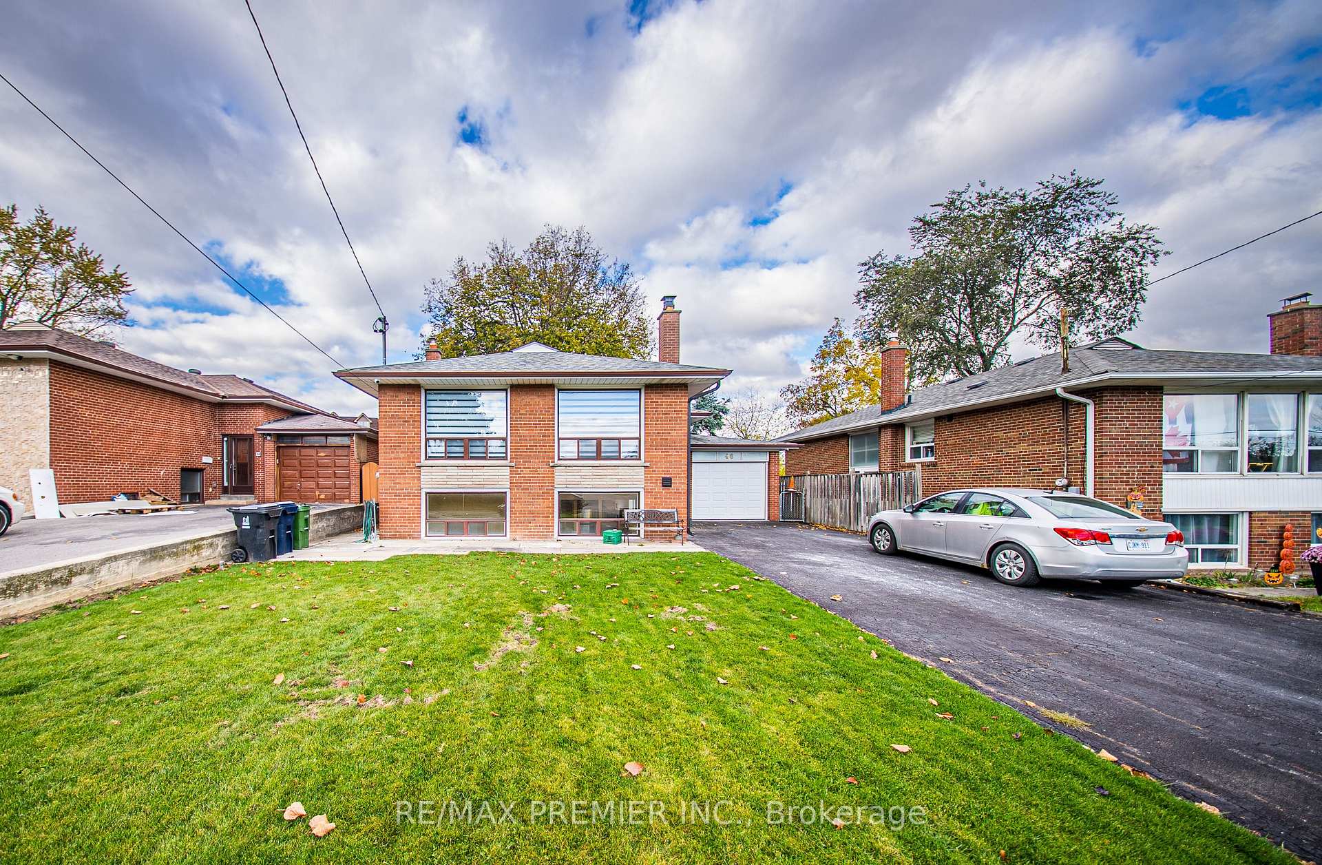 46 Samba Drive, Toronto, ON M9M 2N1
