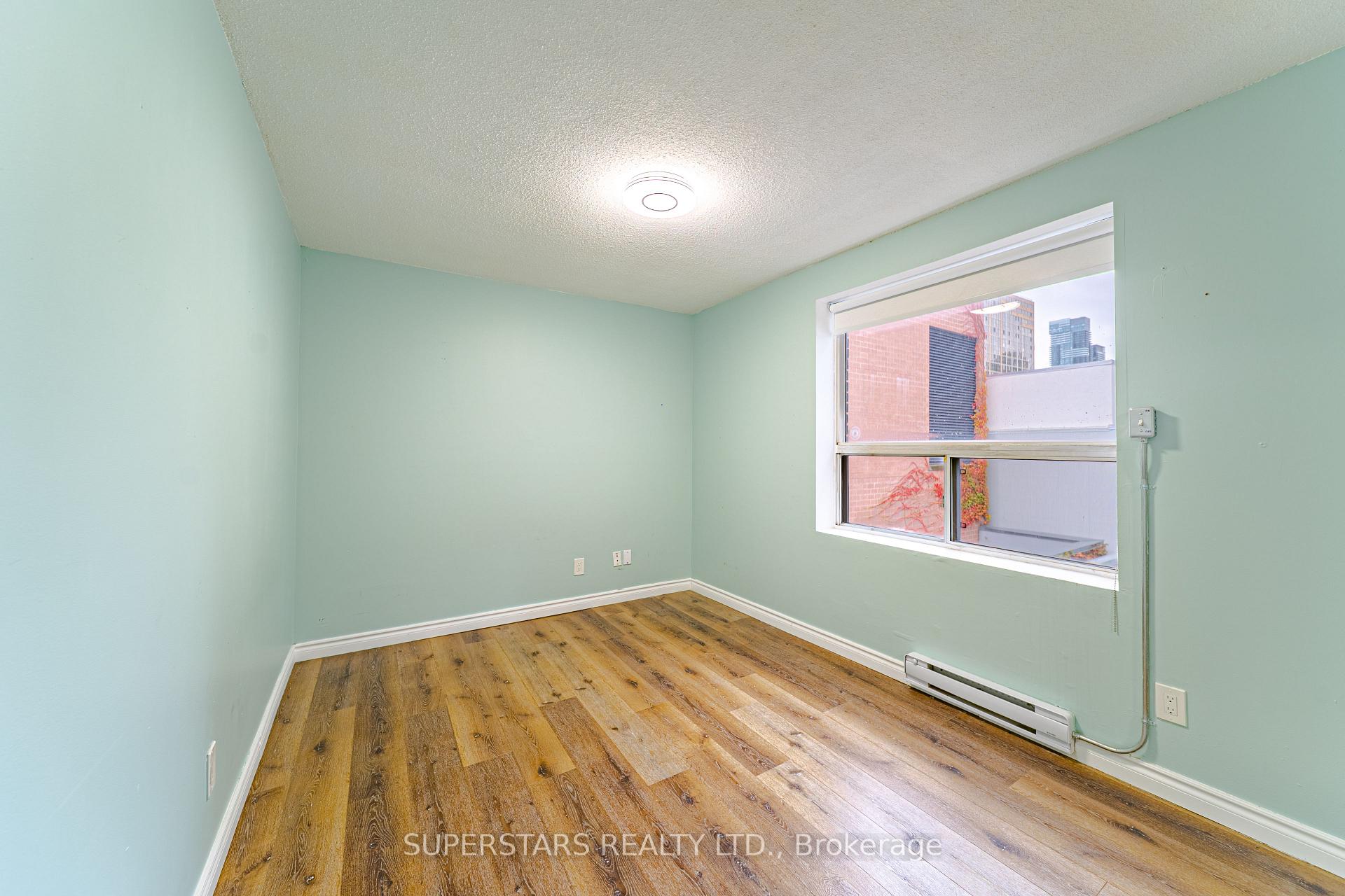 4 - 462 Sherbourne Street, Toronto, ON M4X 1K2