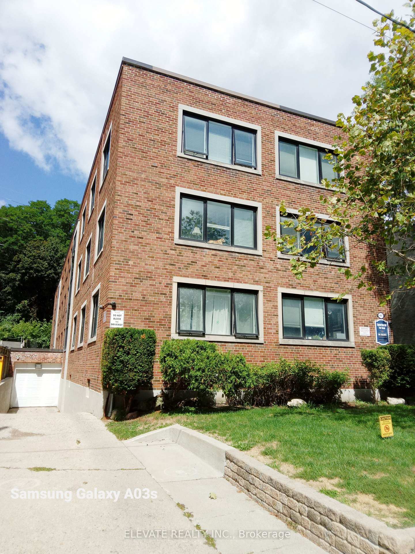 14 - 464 Summerhill Avenue, Toronto, ON M4W 2E4