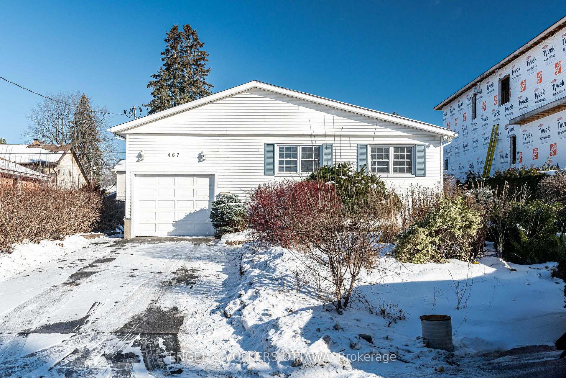 467 Edgeworth Avenue, Woodroffe, ON K2B 5L2