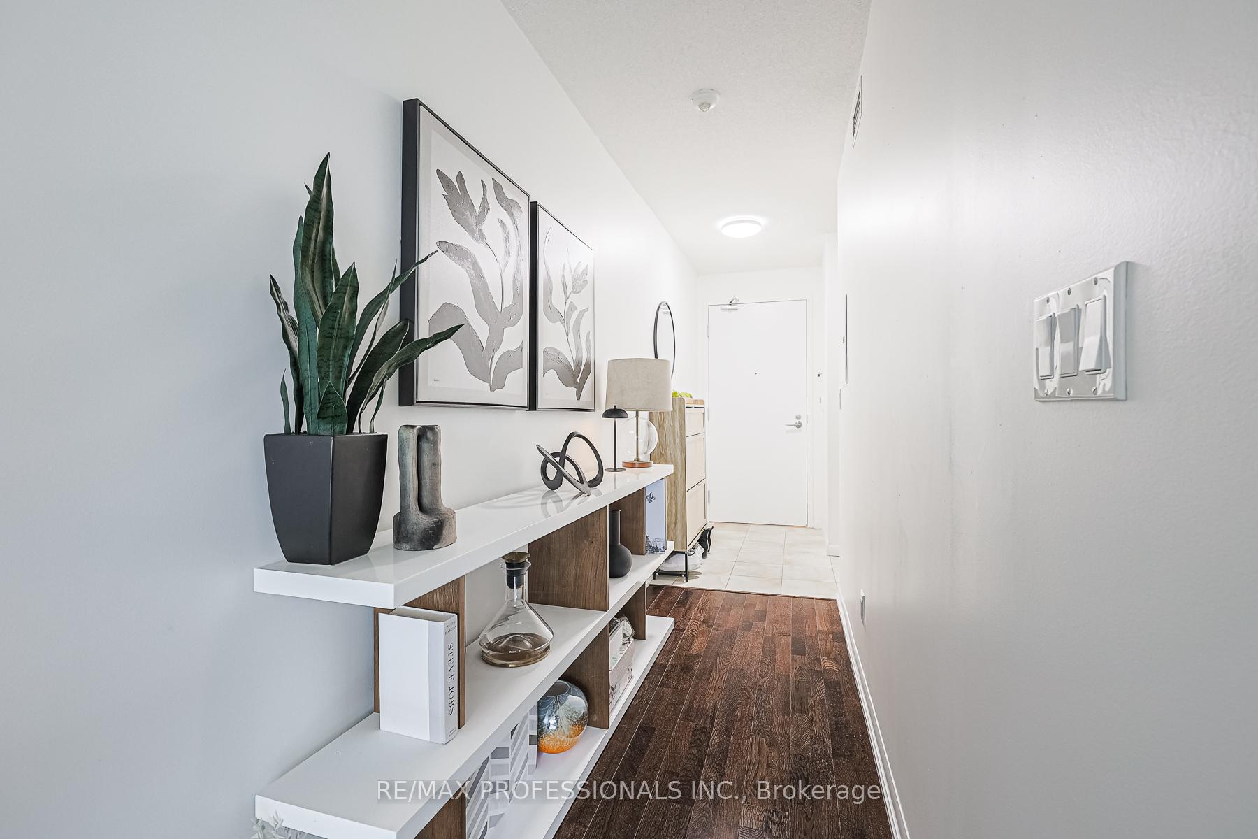 469 - 209 Fort York Boulevard, Toronto, ON M5V 4A1