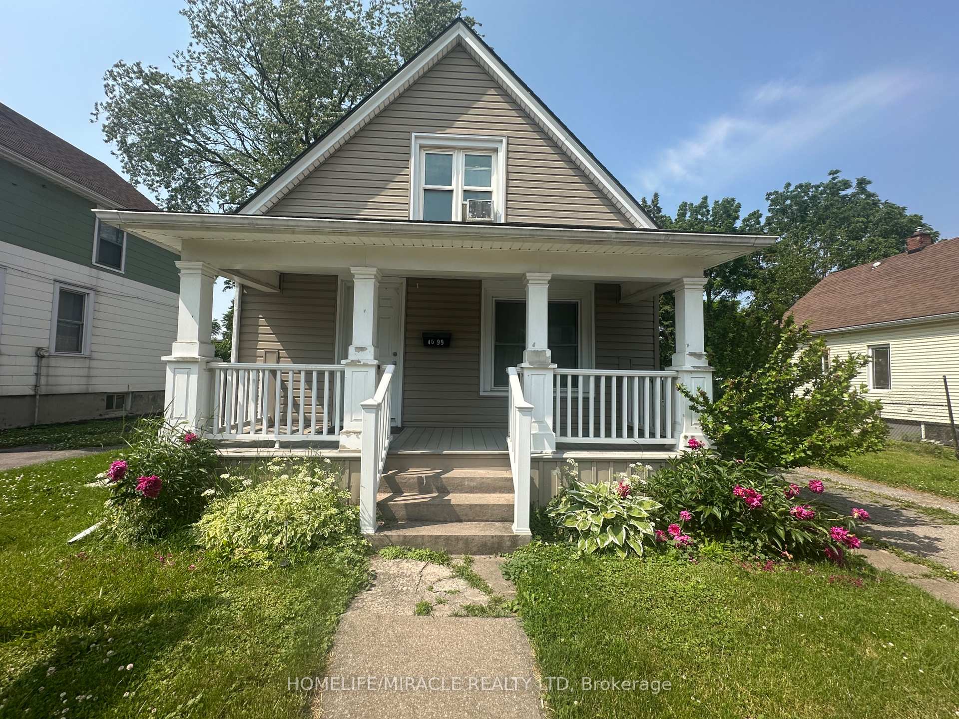 4699 Ryerson Crescent, Niagara Falls, ON L2E 1E6