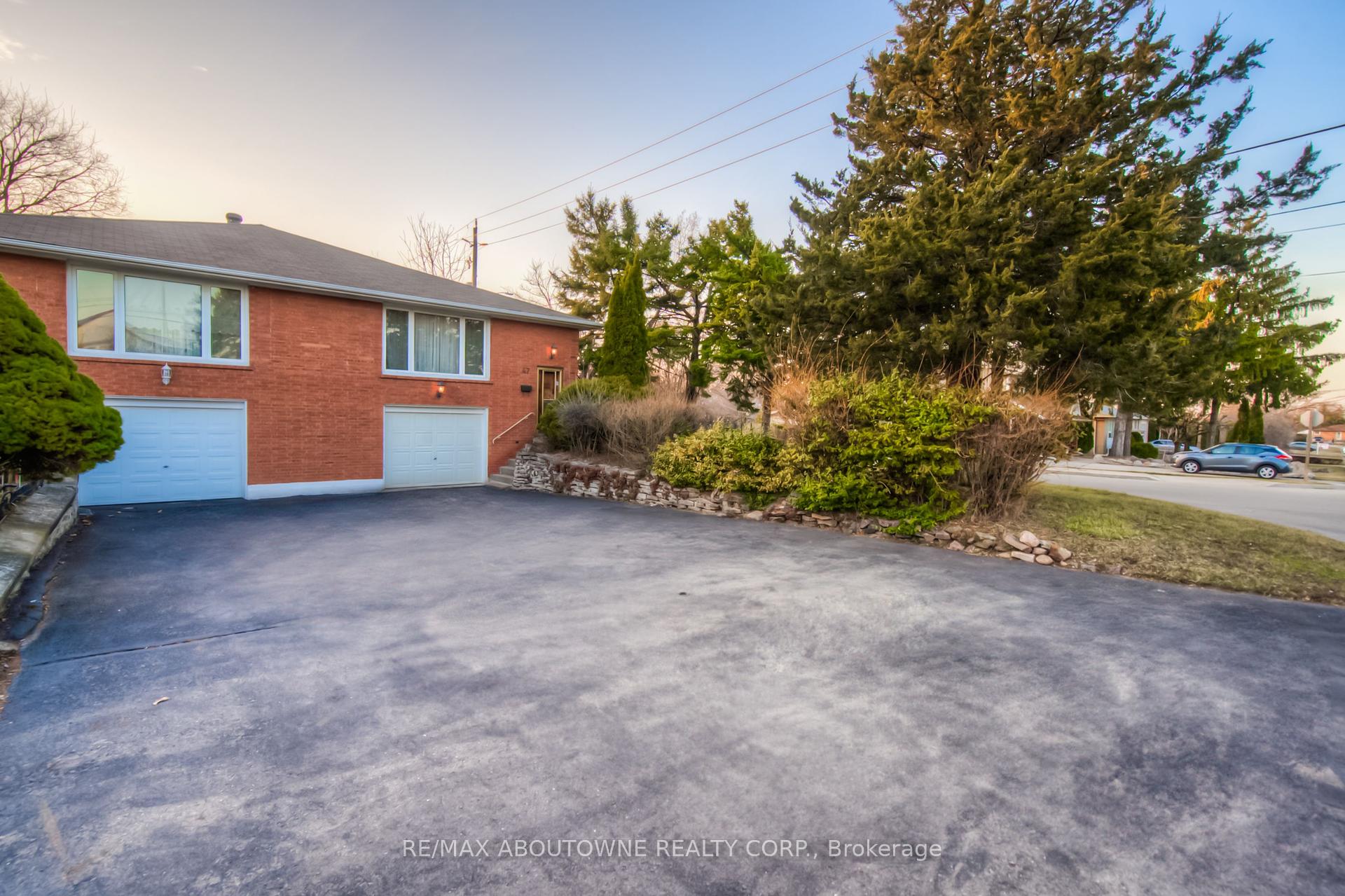 47 Chester Road, Hamilton, ON L8E 1X8