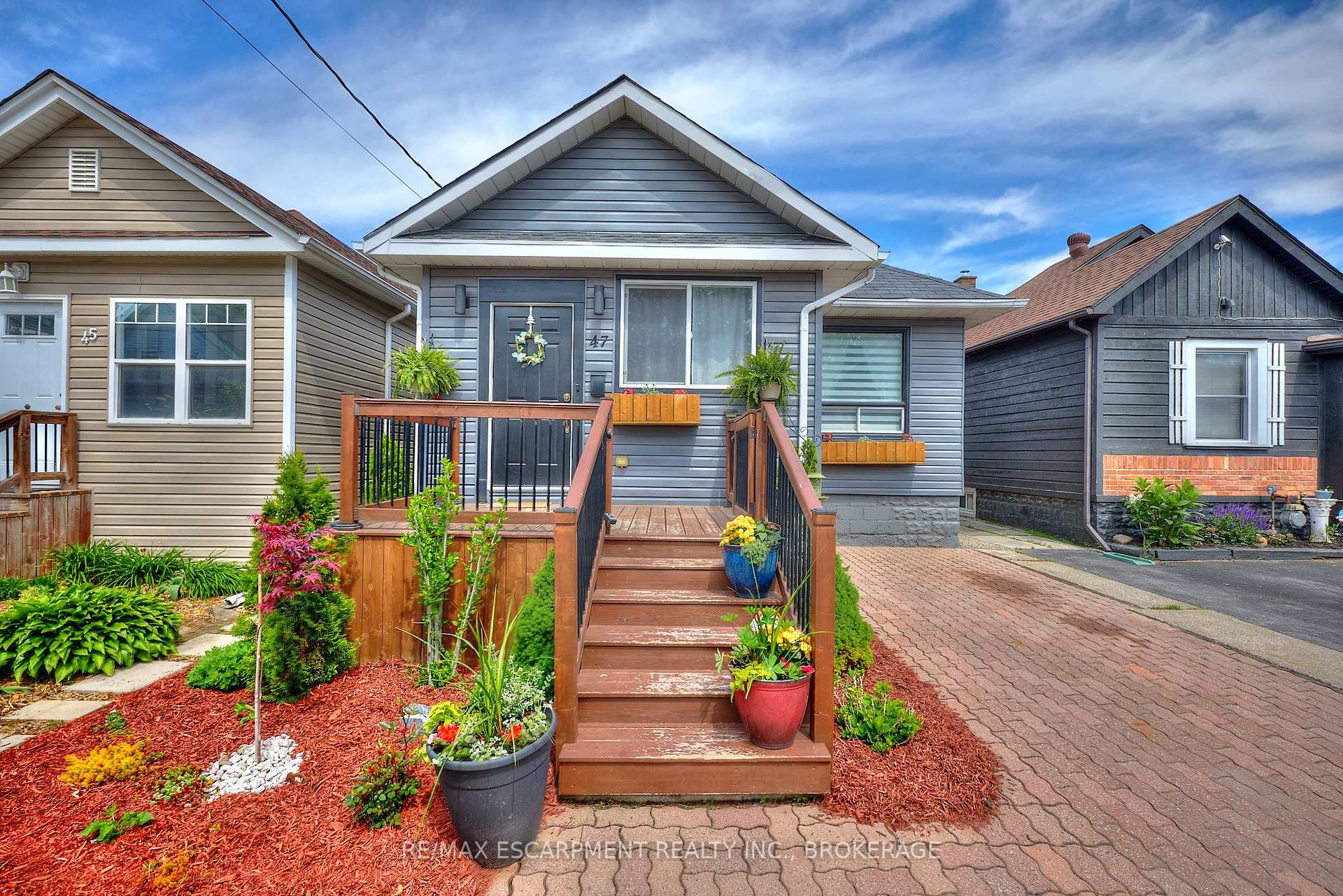 47 Lowell Avenue, St. Catharines, ON L2R 2C9