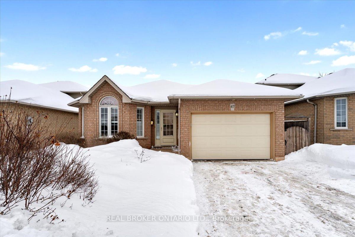 47 MASSENA Drive, Hamilton, ON L9B 2J3