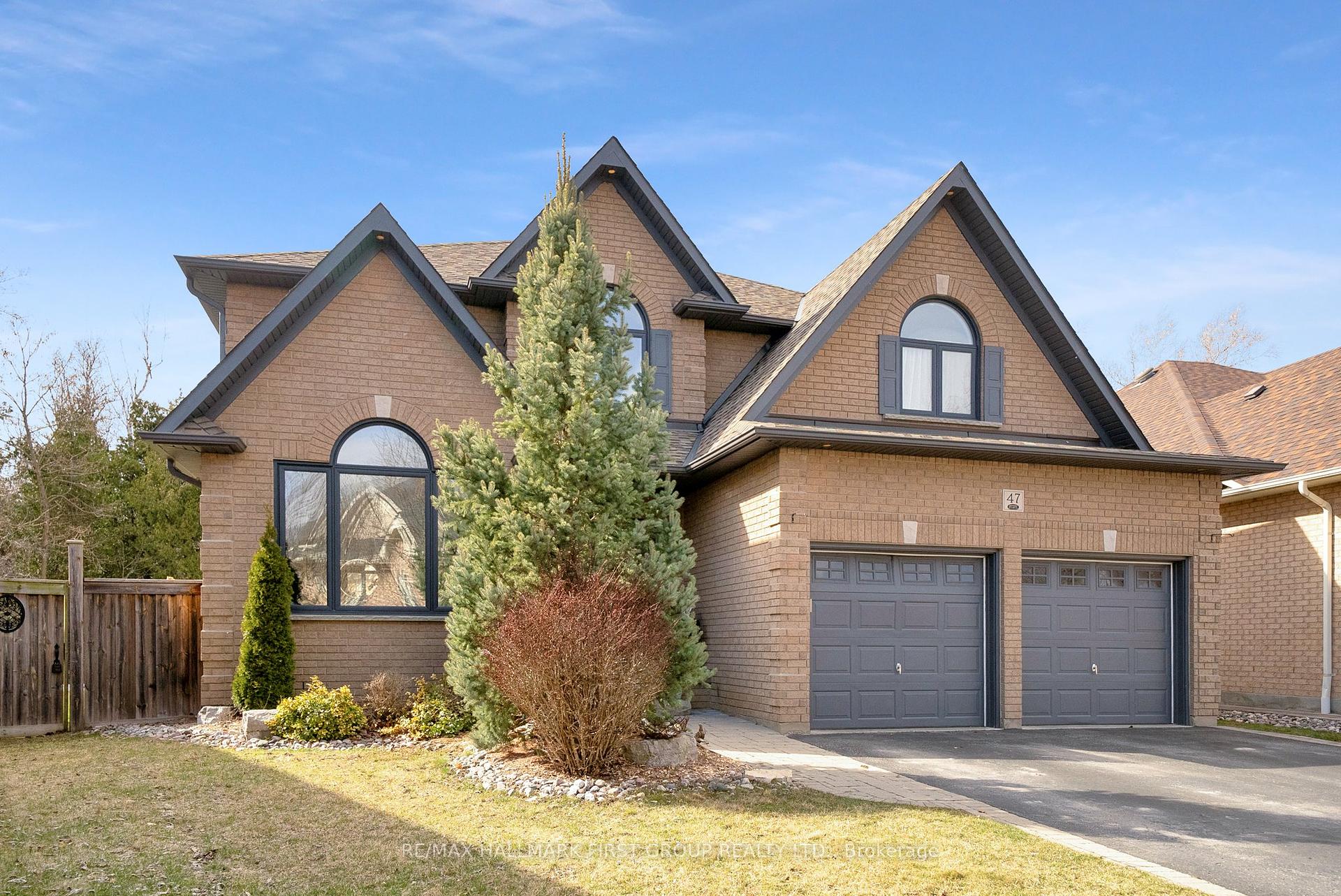 47 Pebblebrook Crescent, Whitby, ON L1R 3P3
