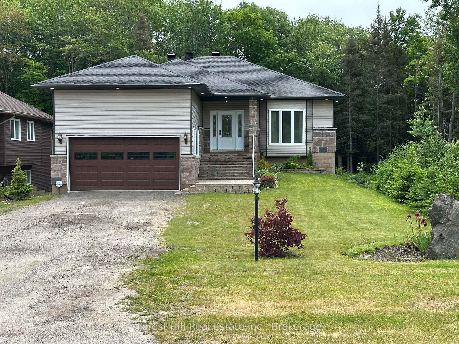 473 Carmichael Drive, North Bay, ON P1B 8G2