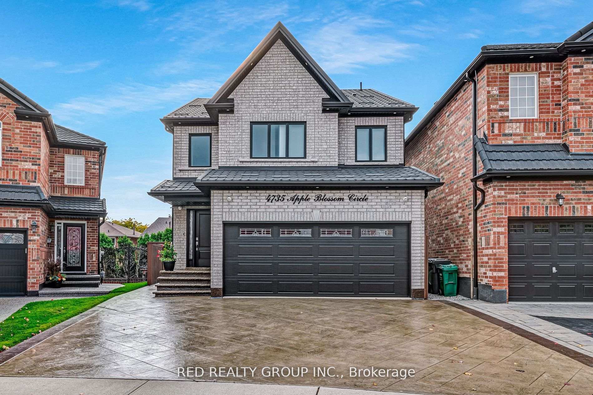 4735 Apple Blossom Circle, Mississauga, ON L5V 3C7