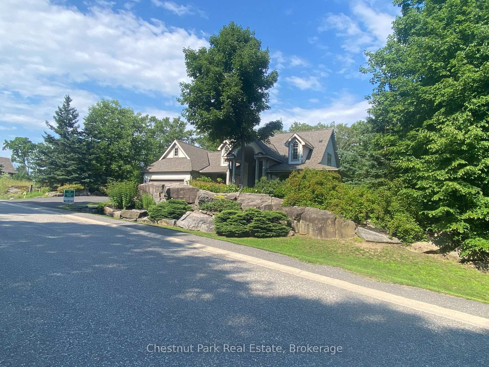 48 ESTATE Drive, Muskoka Lakes, ON P0B 1J0