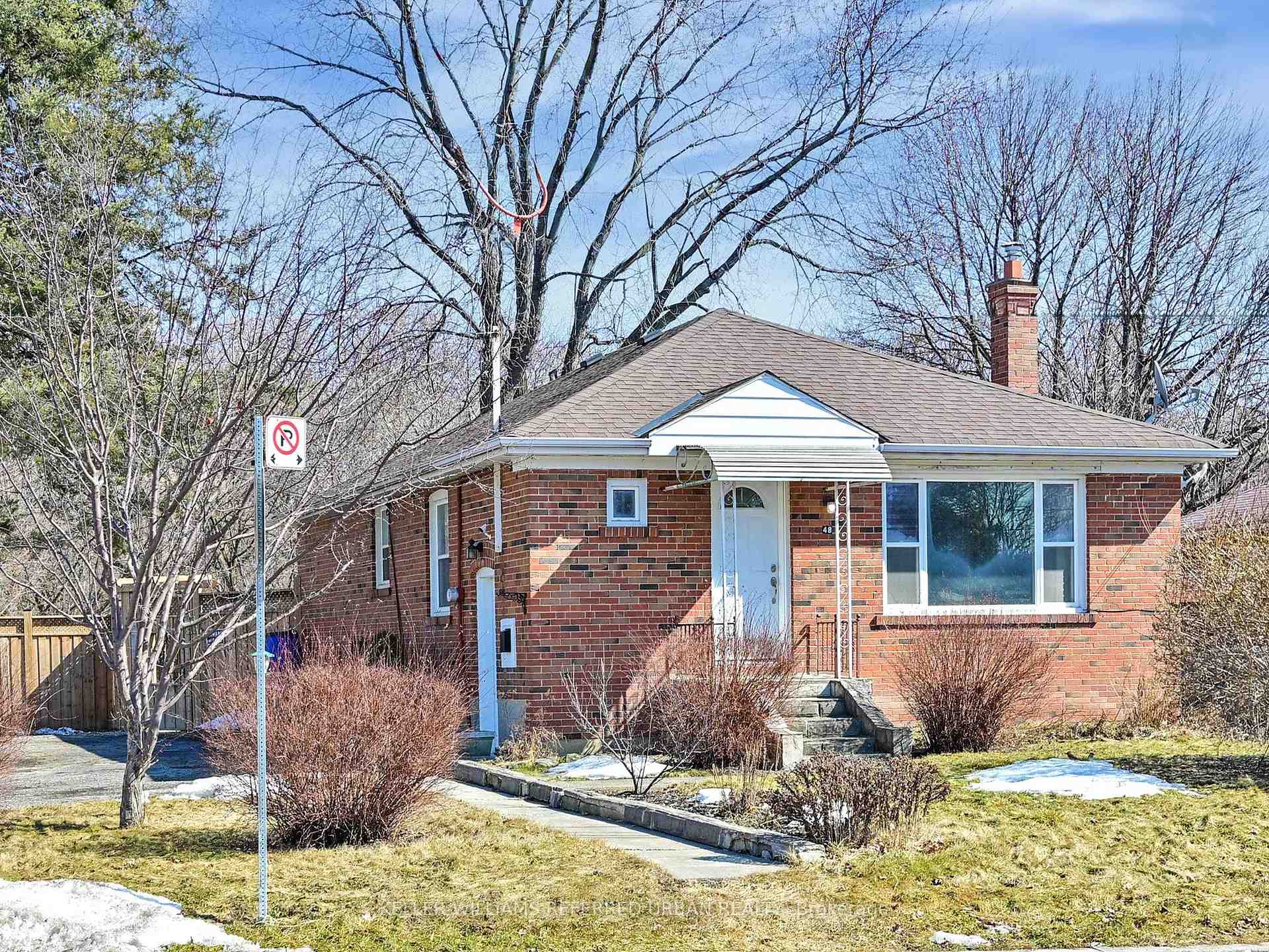 48 Loney Avenue, Toronto, ON M3L 1E9