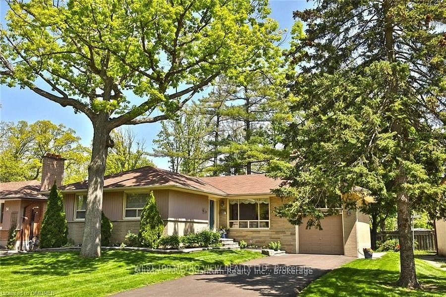 48 North Forster Park Drive, Oakville, ON L6K 1Z3