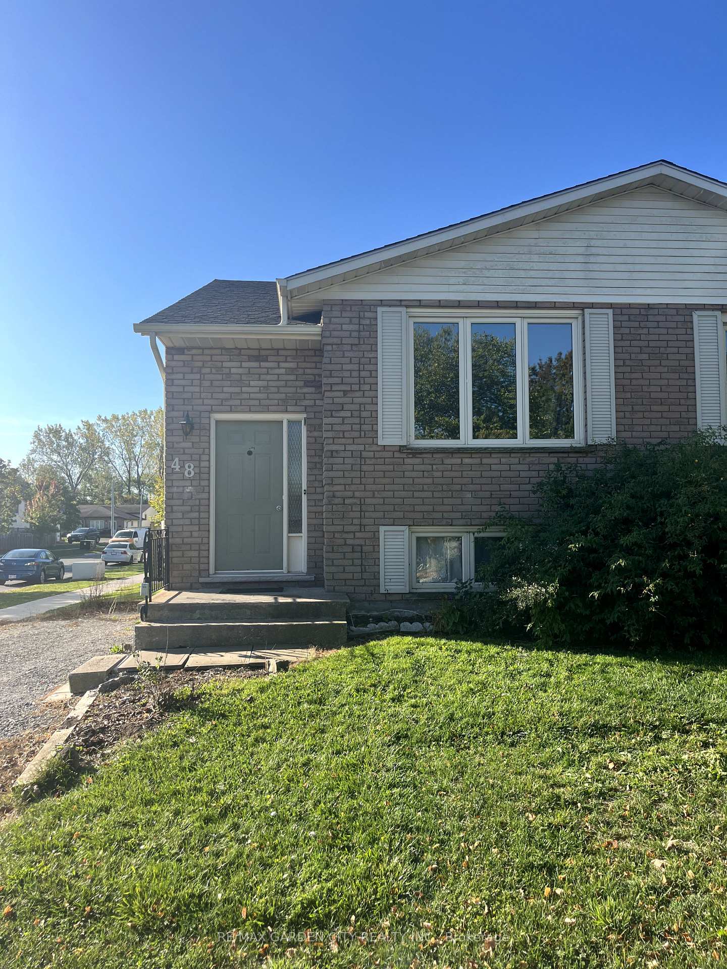 48 Rainbow Court, Welland, ON L3C 6R4