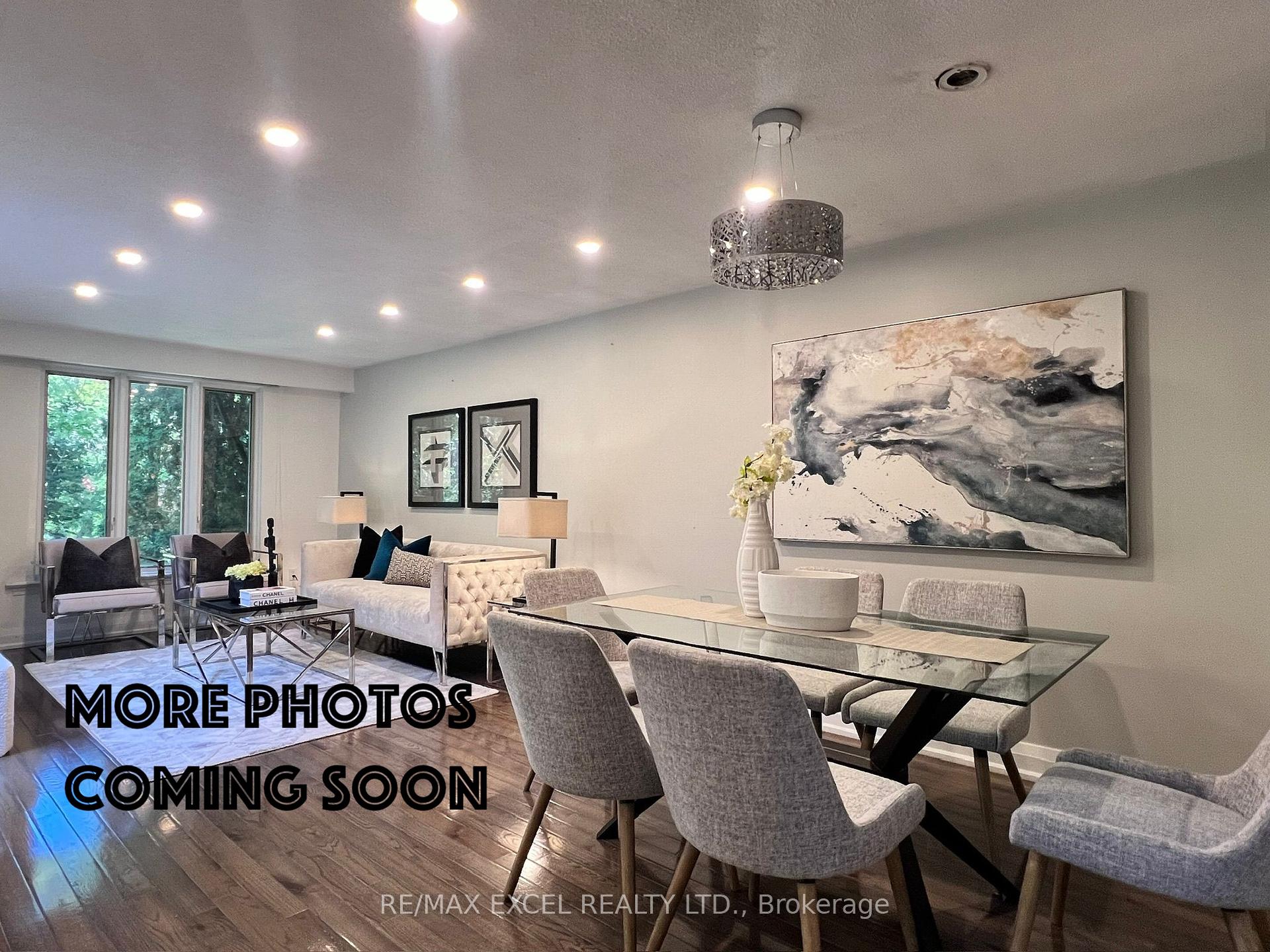 48 St Andrews Court, Aurora, ON L4G 3B1