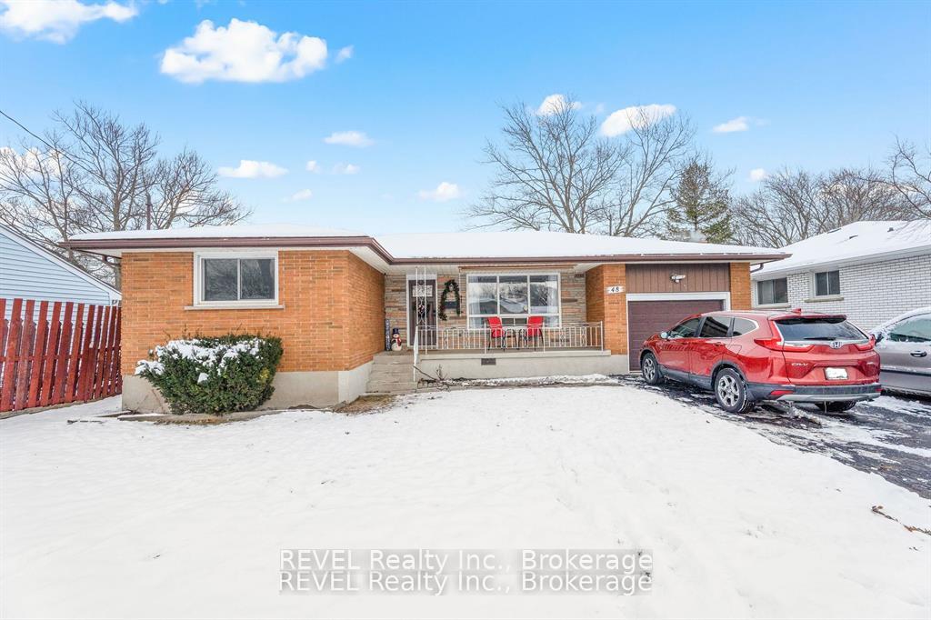 48 Valencourt Drive, Welland, ON L3C 1M8