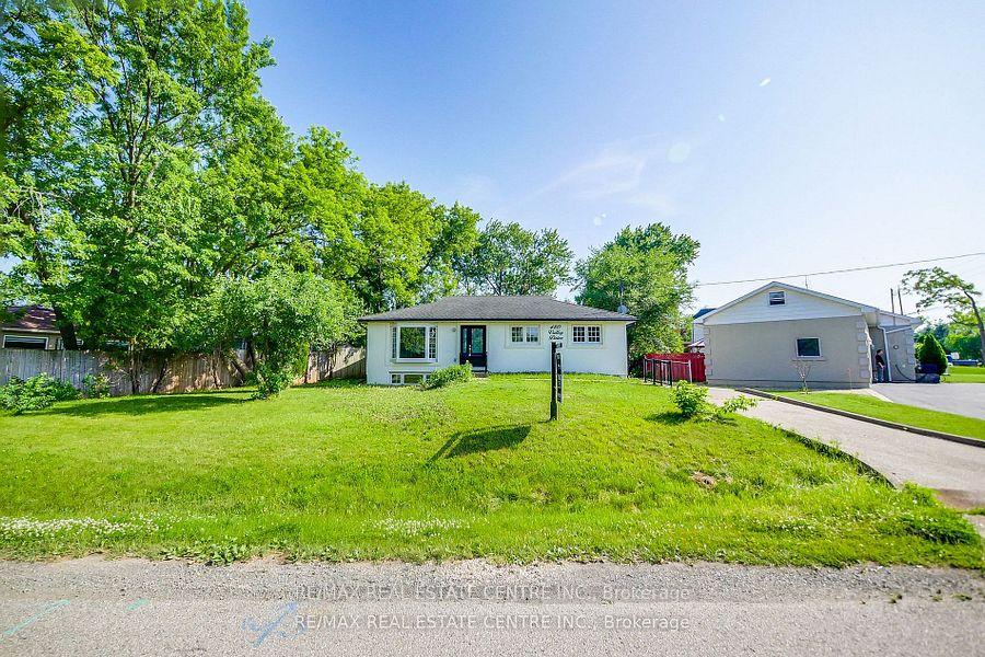 480 Valley Drive, Oakville, ON L6L 4L8