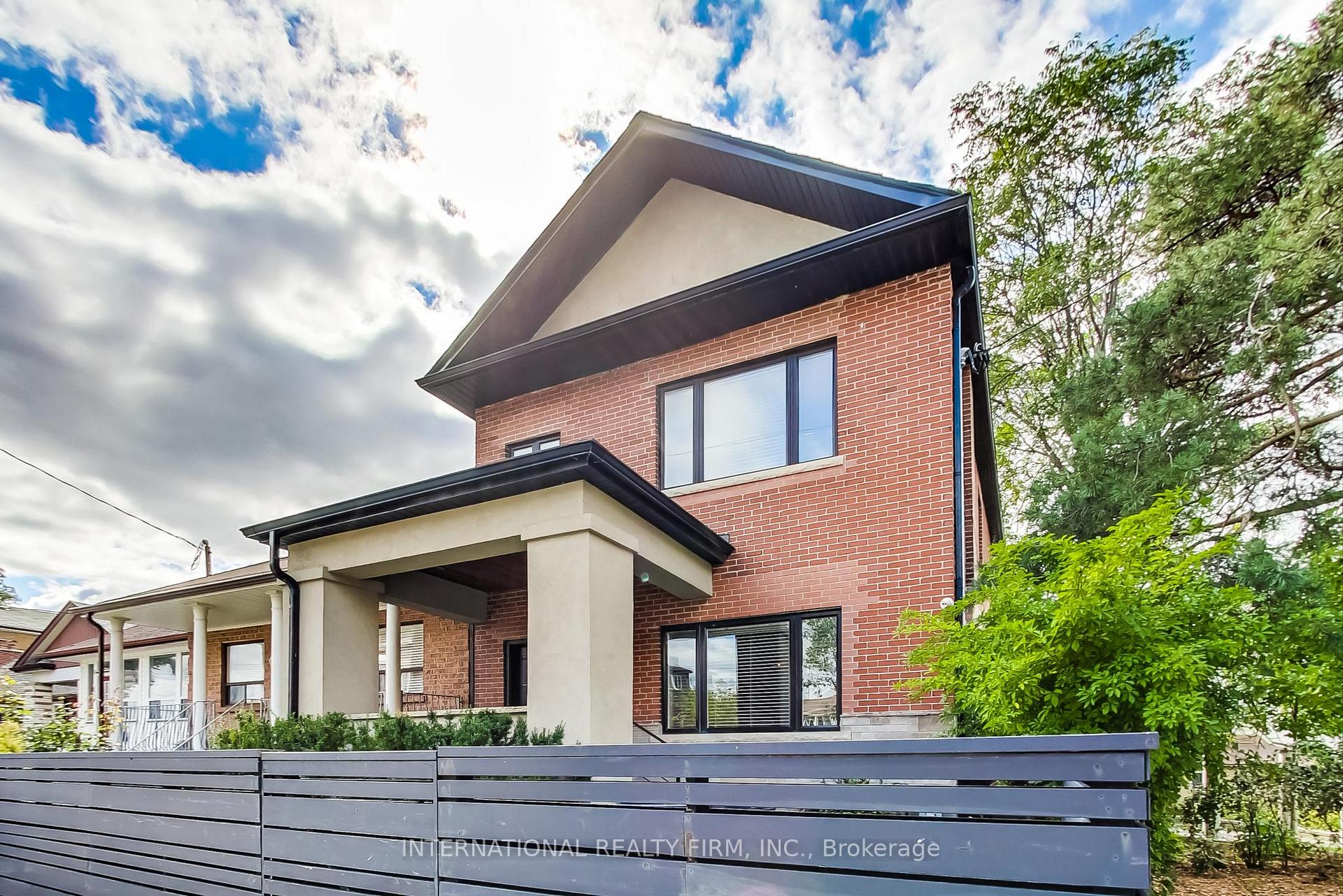 480 Vaughan Road, Toronto, ON M6C 2P7