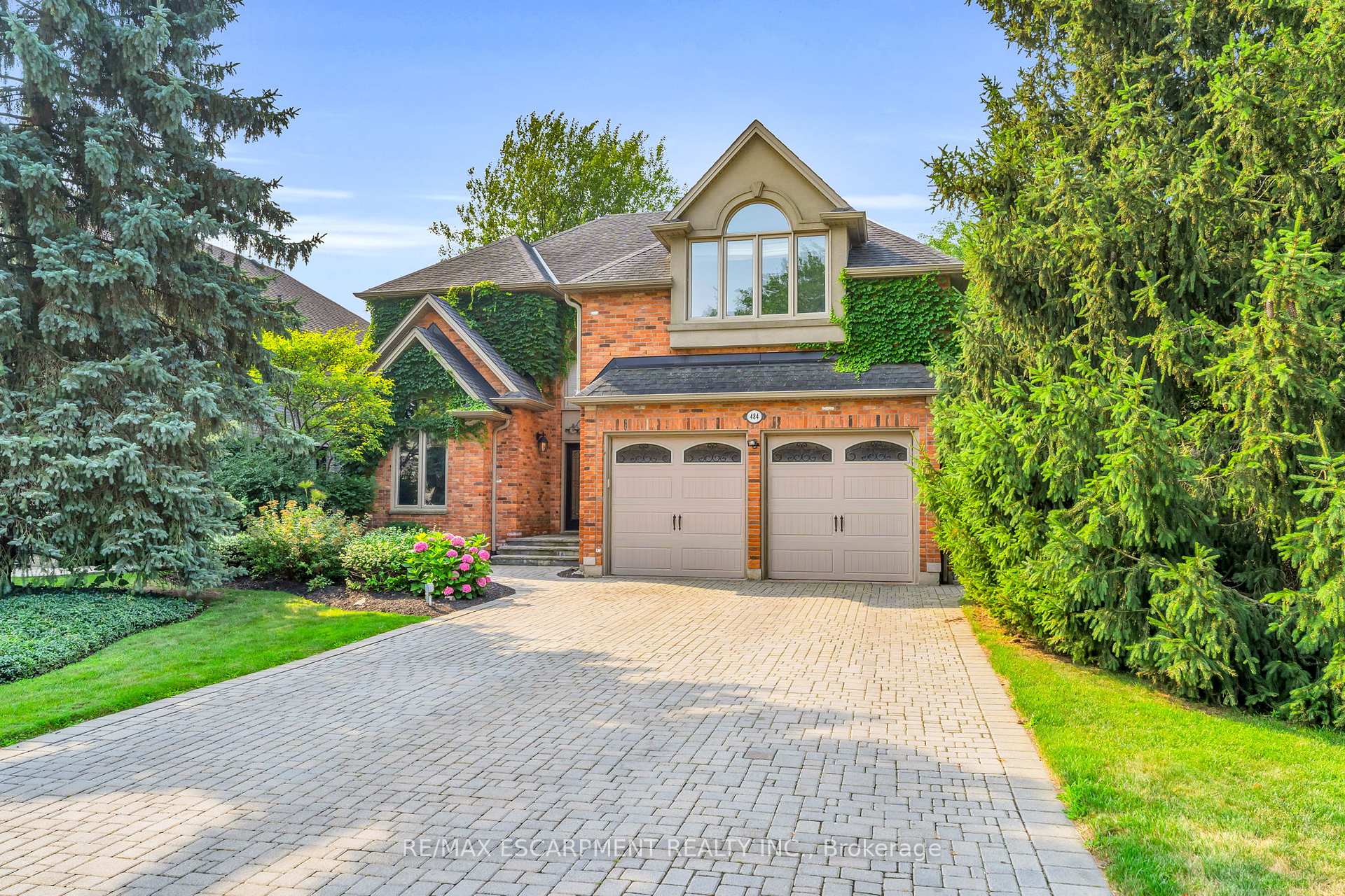 484 Bush Drive, Hamilton, ON L9G 4T4