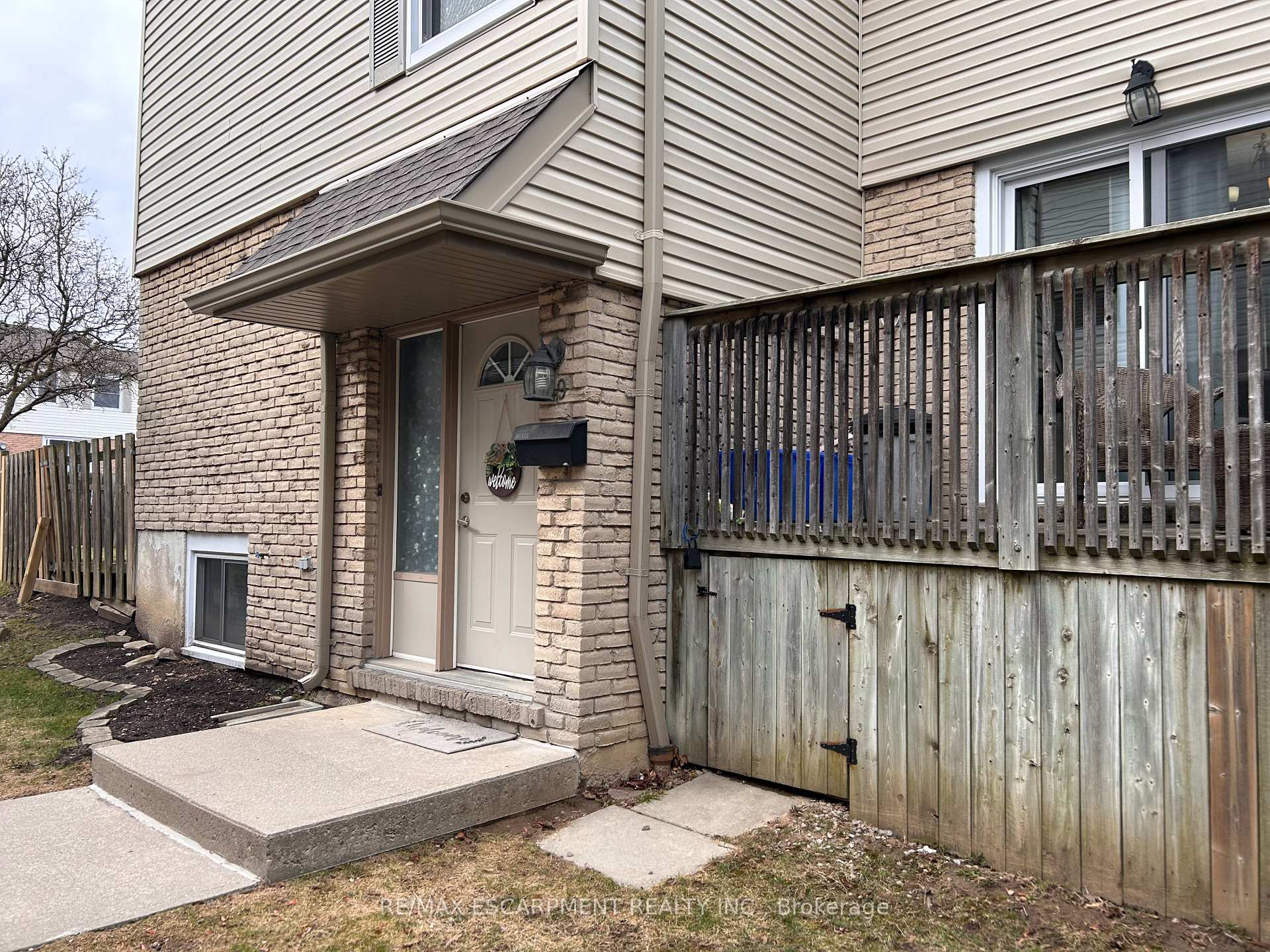 49 - 1300 Upper Ottawa Street, Hamilton, ON L8W 1M8