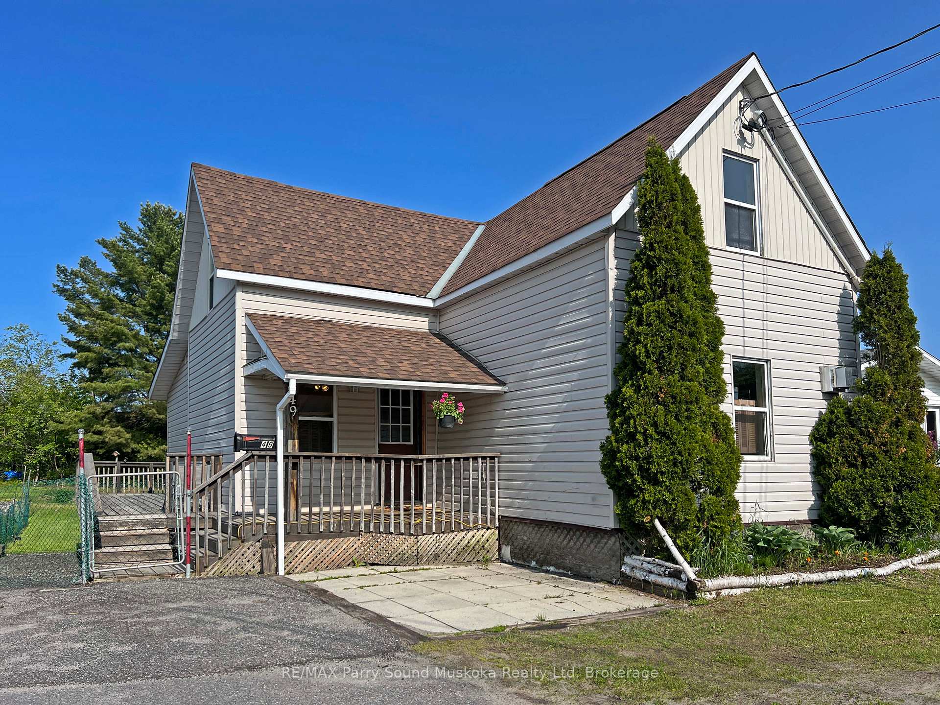 49 Emily Street, Parry Sound, ON P2A 2P6