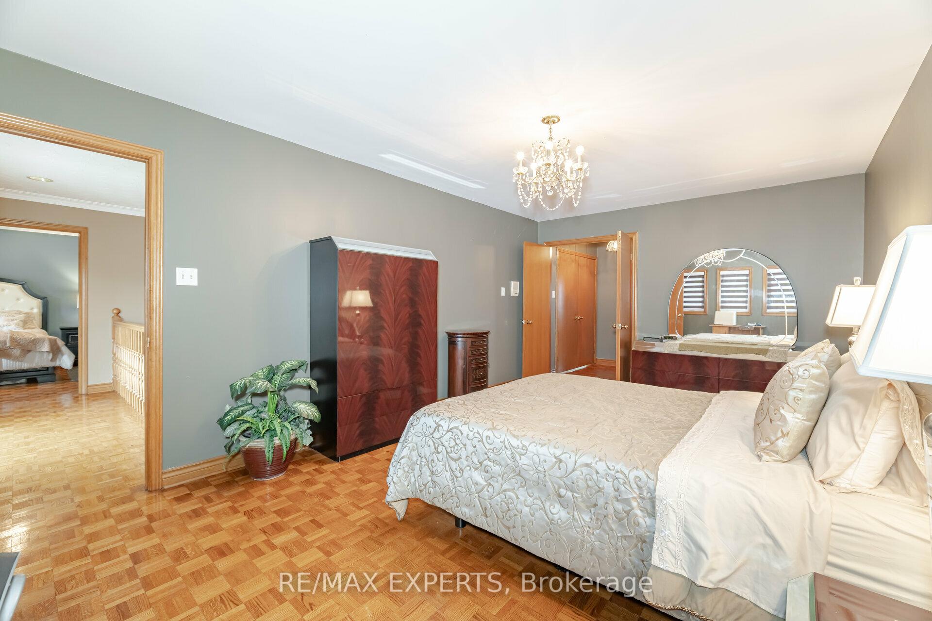 49 Gordon Drive, Vaughan, ON L4L 1R4